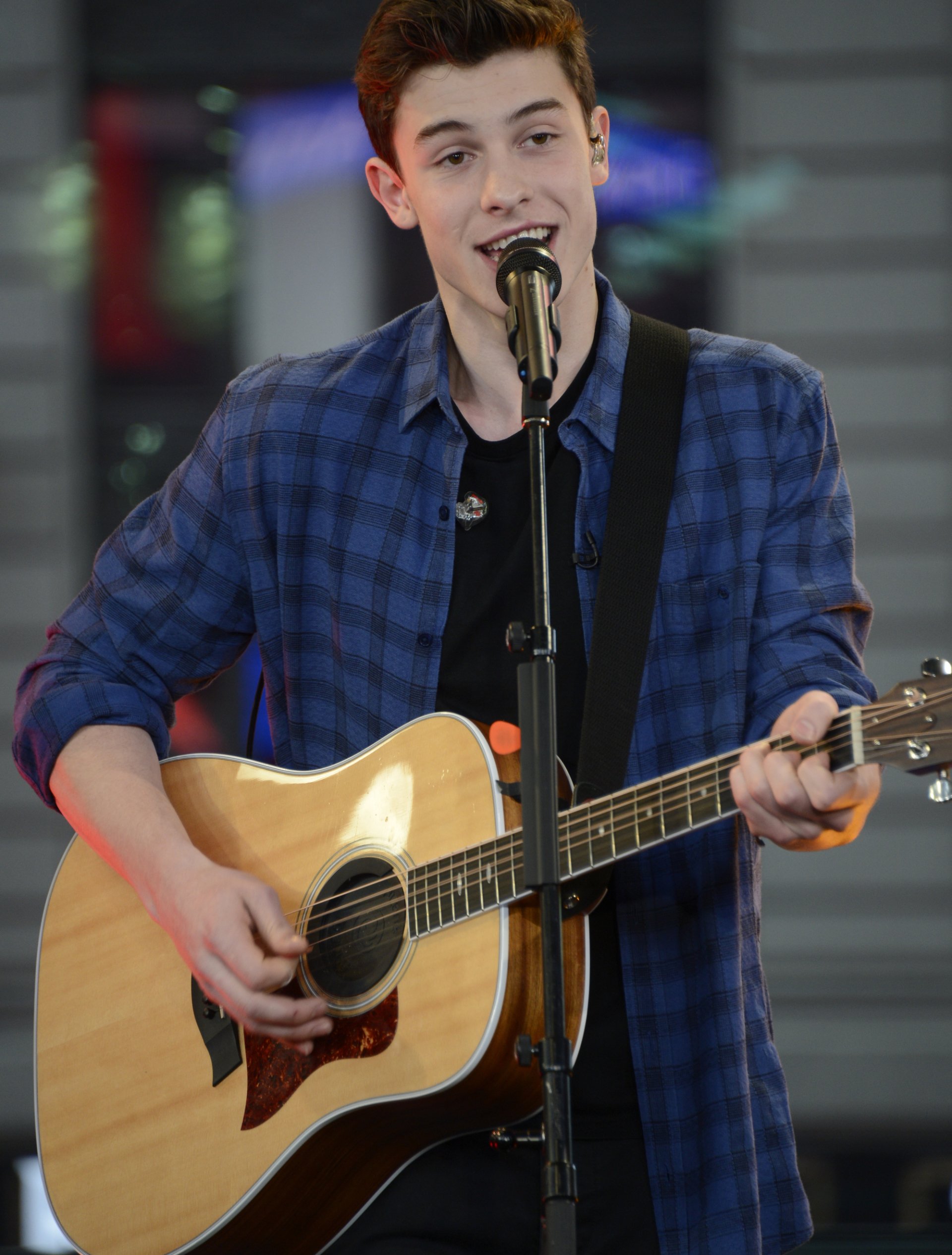 Shawn Mendes - Desktop Wallpapers, Phone Wallpaper, PFP, Gifs, and More!