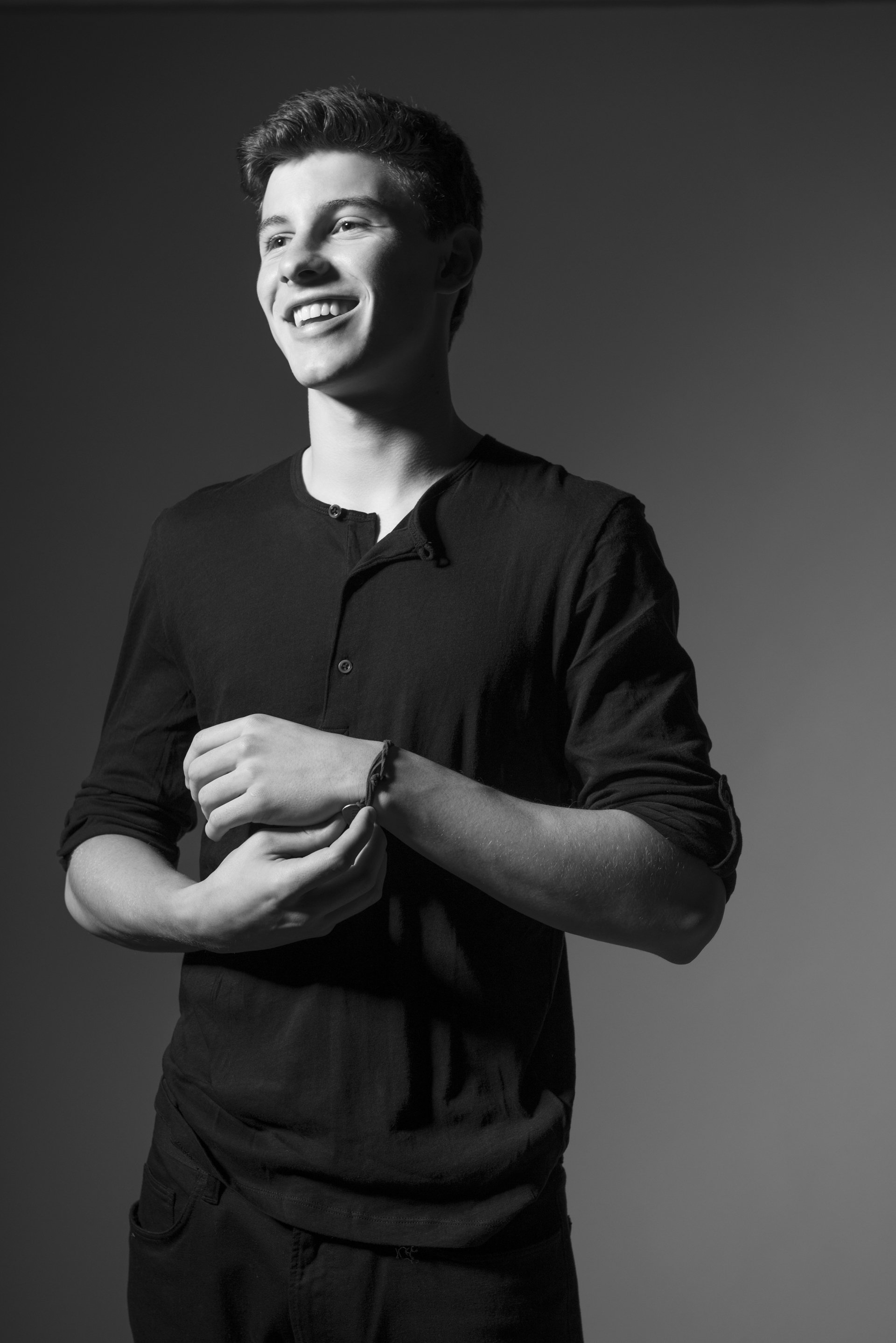 Shawn Mendes - Desktop Wallpapers, Phone Wallpaper, PFP, Gifs, and More!