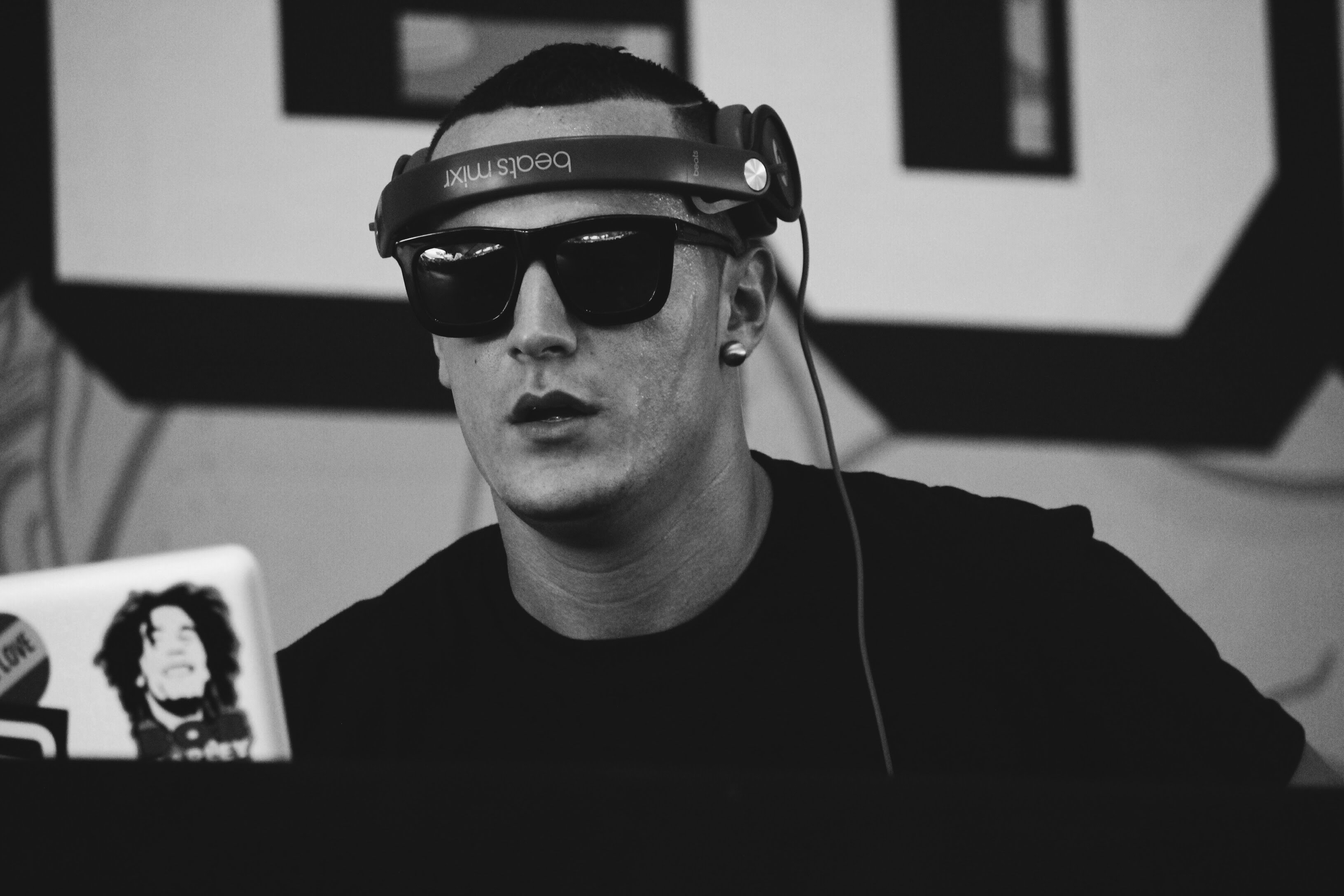 Download Music DJ Snake DJ Performance Sunglasses Image