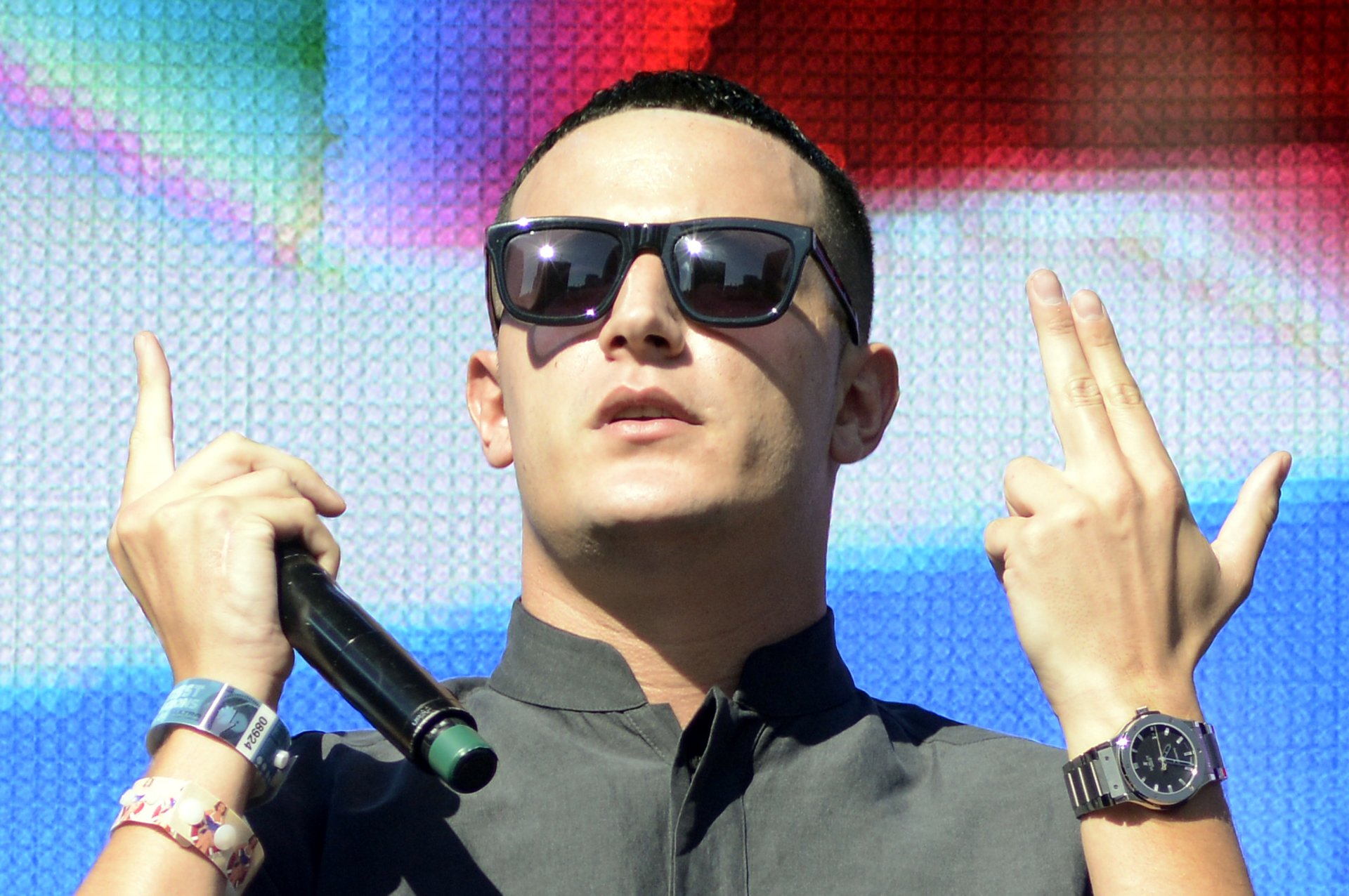 Download Music DJ Snake Performance Singer Sunglasses Image