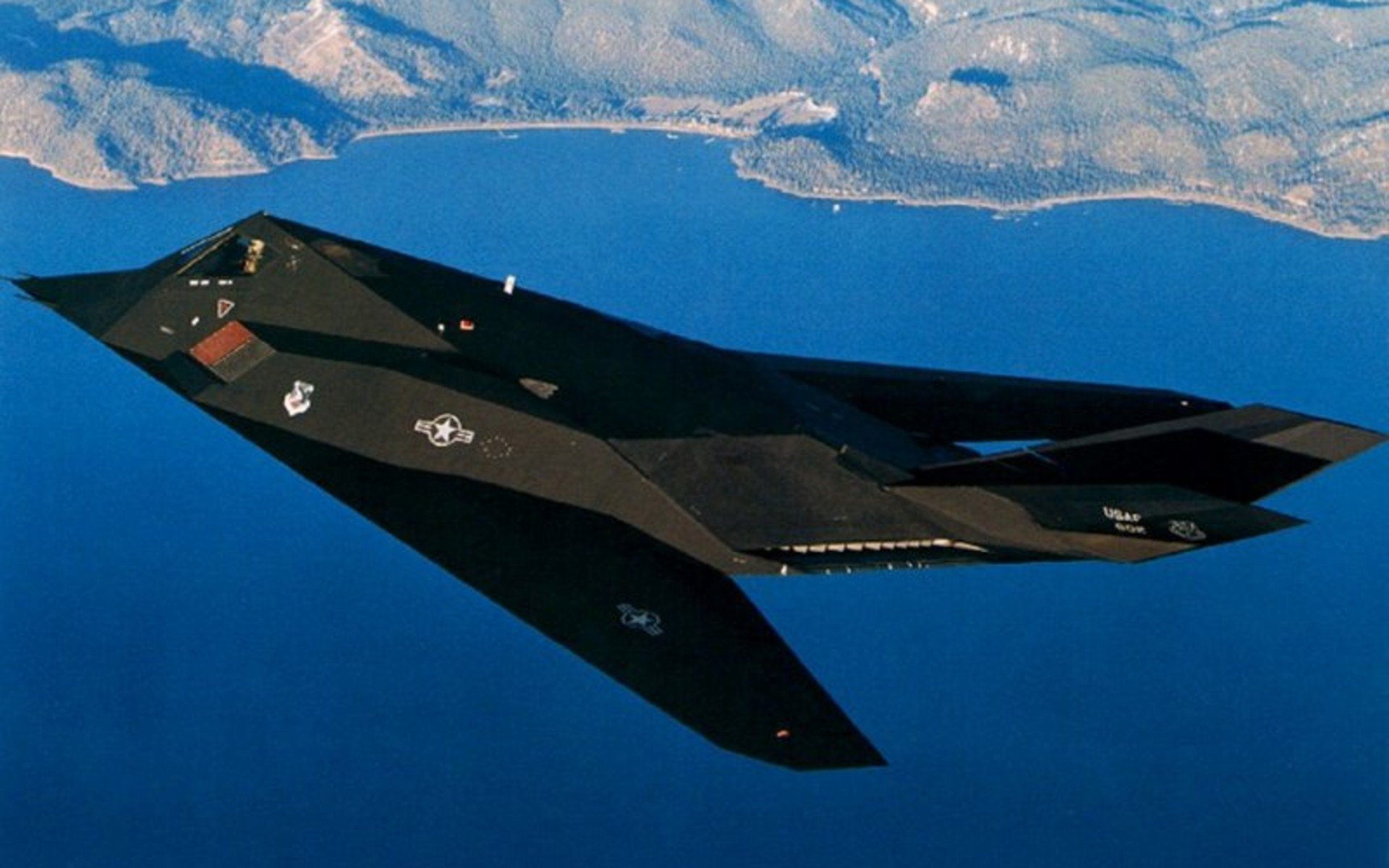 Lockheed F-117 Nighthawk - Desktop Wallpapers, Phone Wallpaper, PFP ...