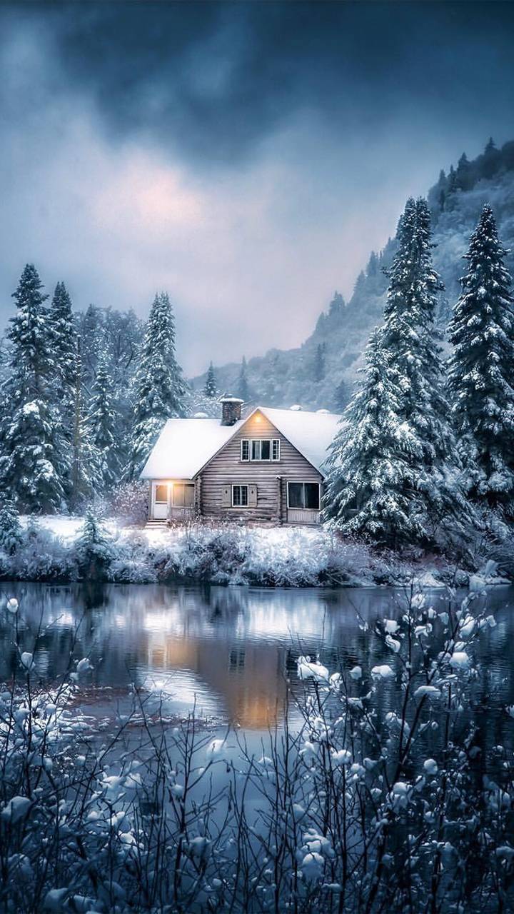 Lake House in Winter - Image Abyss