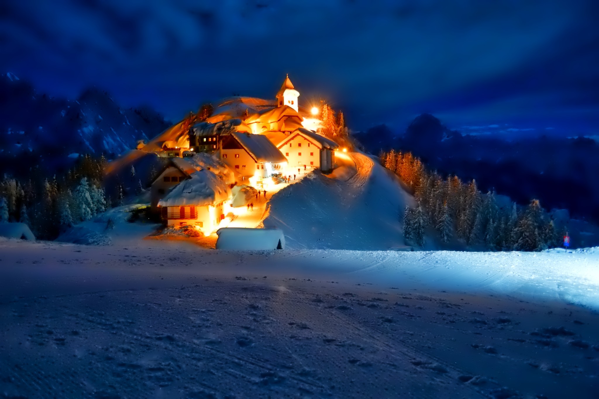 Winter Village at Night - Image Abyss