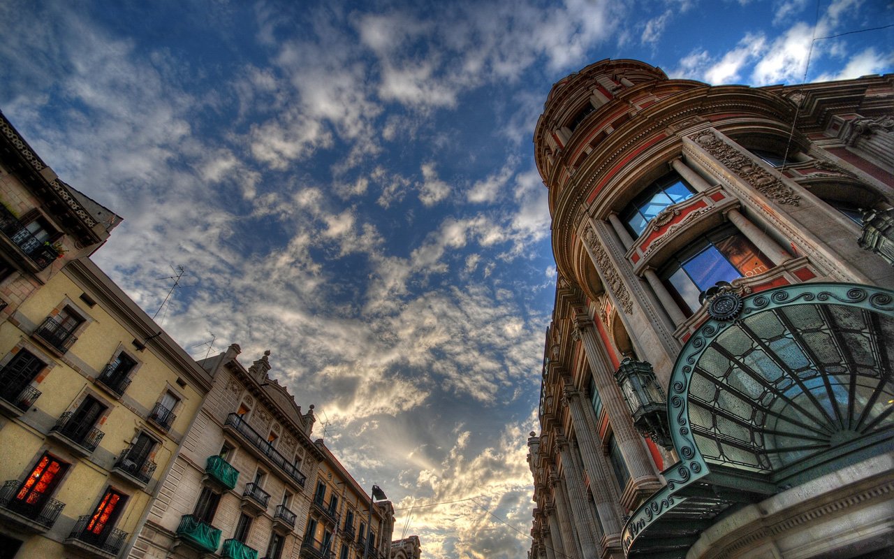 Urban Horizons: A Glimpse of Architectural Beauty Under the Sky