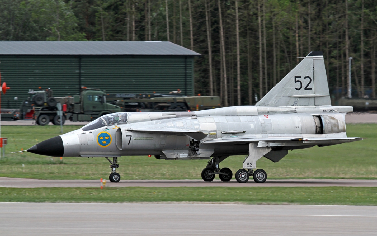 Download Military Saab 37 Viggen Image