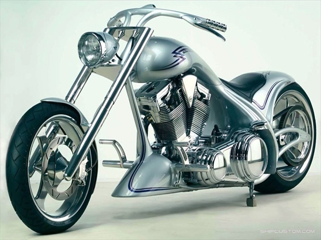 Sleek Chrome Cruiser: The Ultimate Motorcycle Marvel