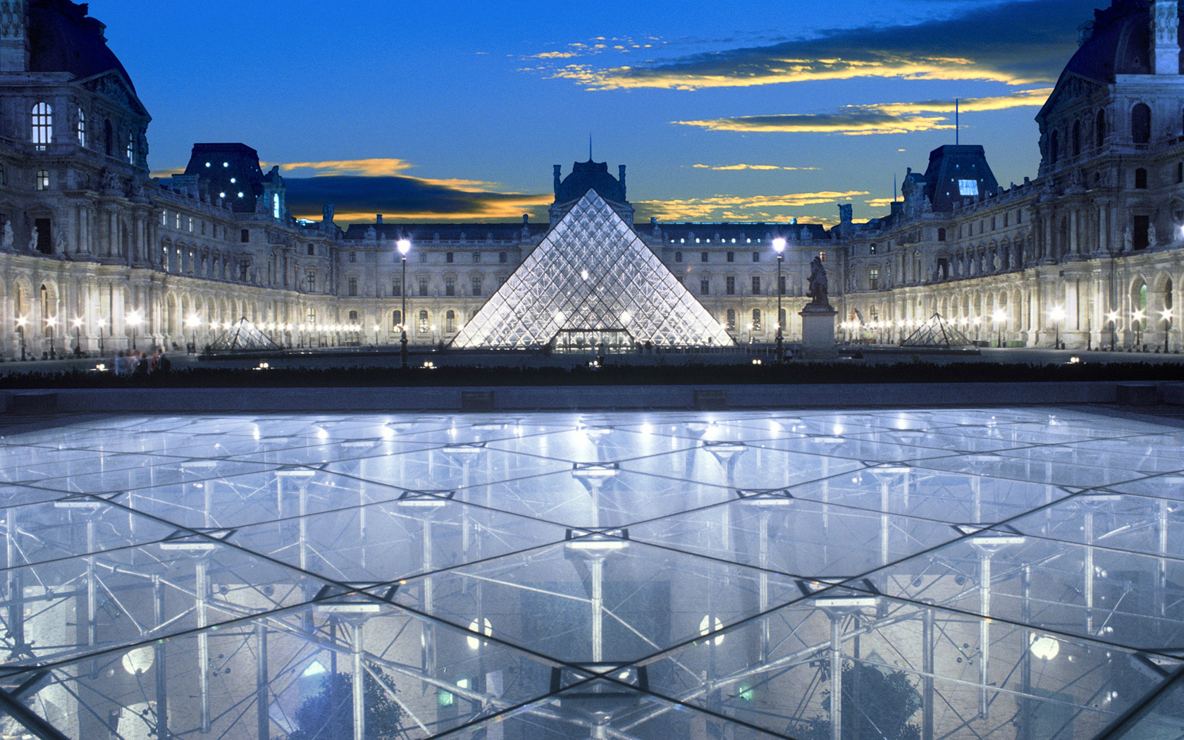 The Louvre Picture - Image Abyss