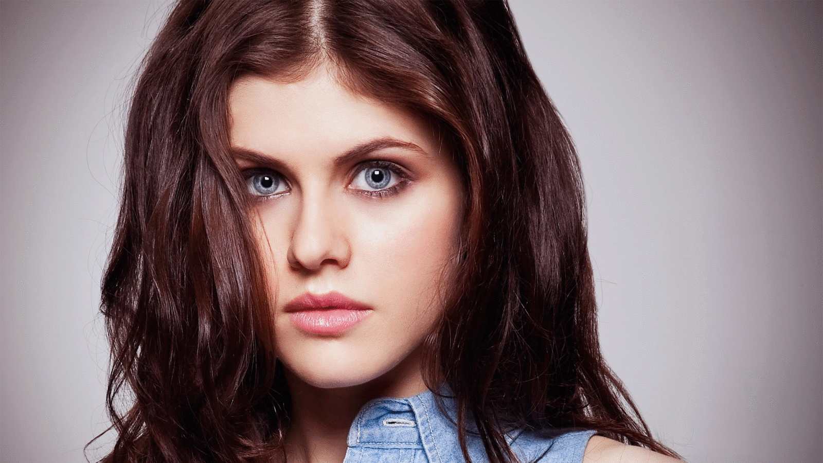 Alexandra Daddario - Desktop Wallpapers, Phone Wallpaper, PFP, Gifs ...