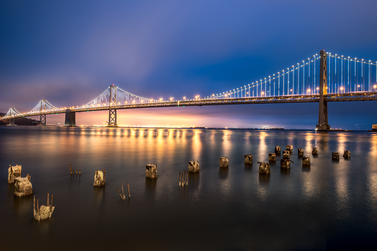 Stunning Bay Bridge: A Mesmerizing Cityscape at Dusk