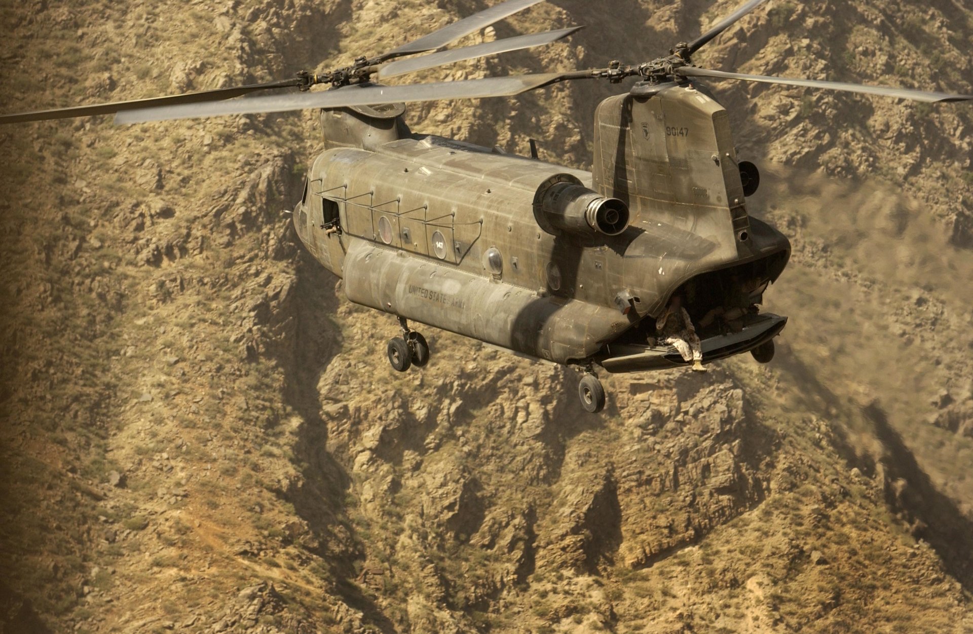 Boeing CH-47 Chinook: Military Heavy-Lift Helicopter in Action