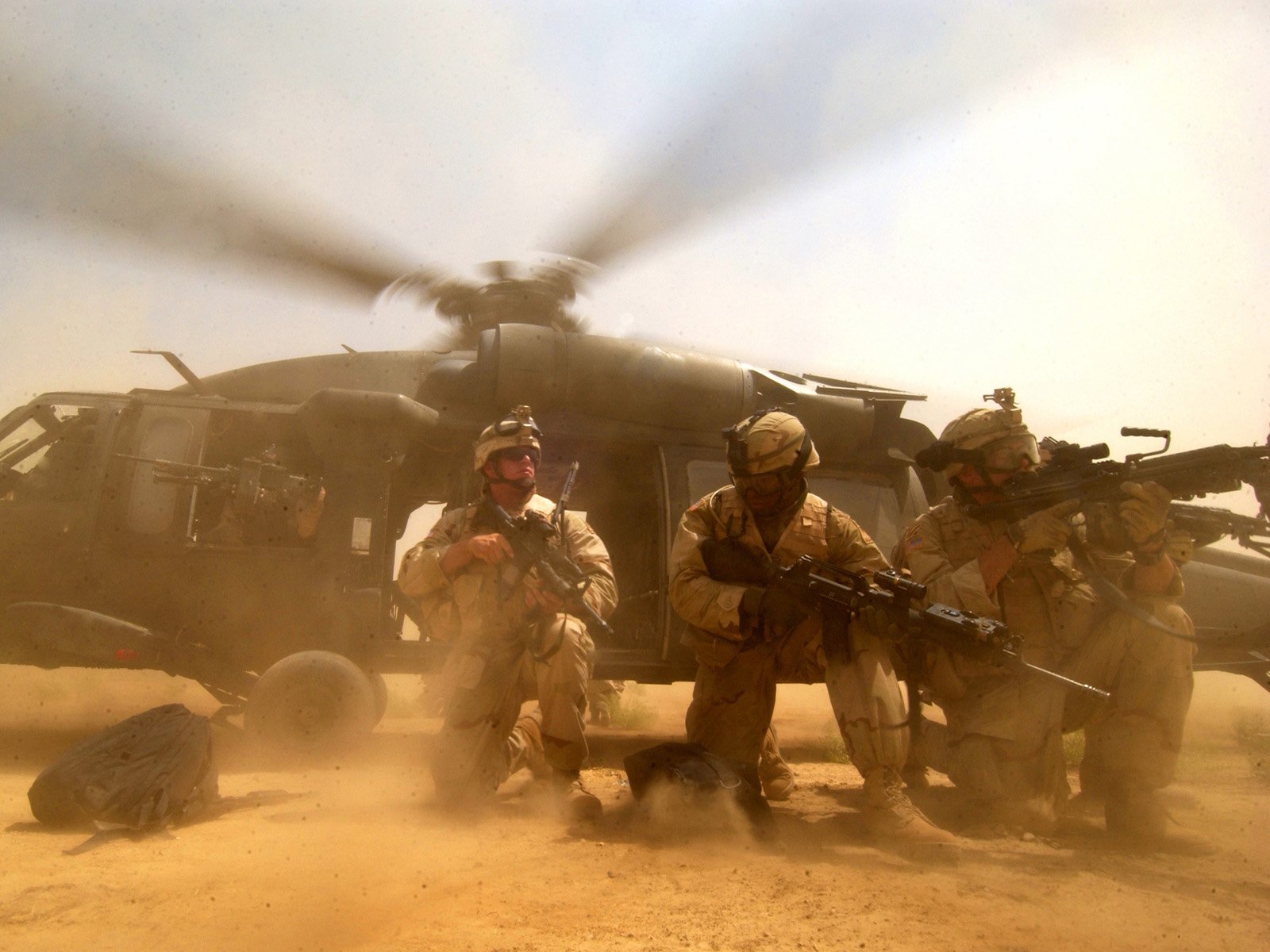 Sikorsky UH-60 Black Hawk - Desktop Wallpapers, Phone Wallpaper, PFP ...