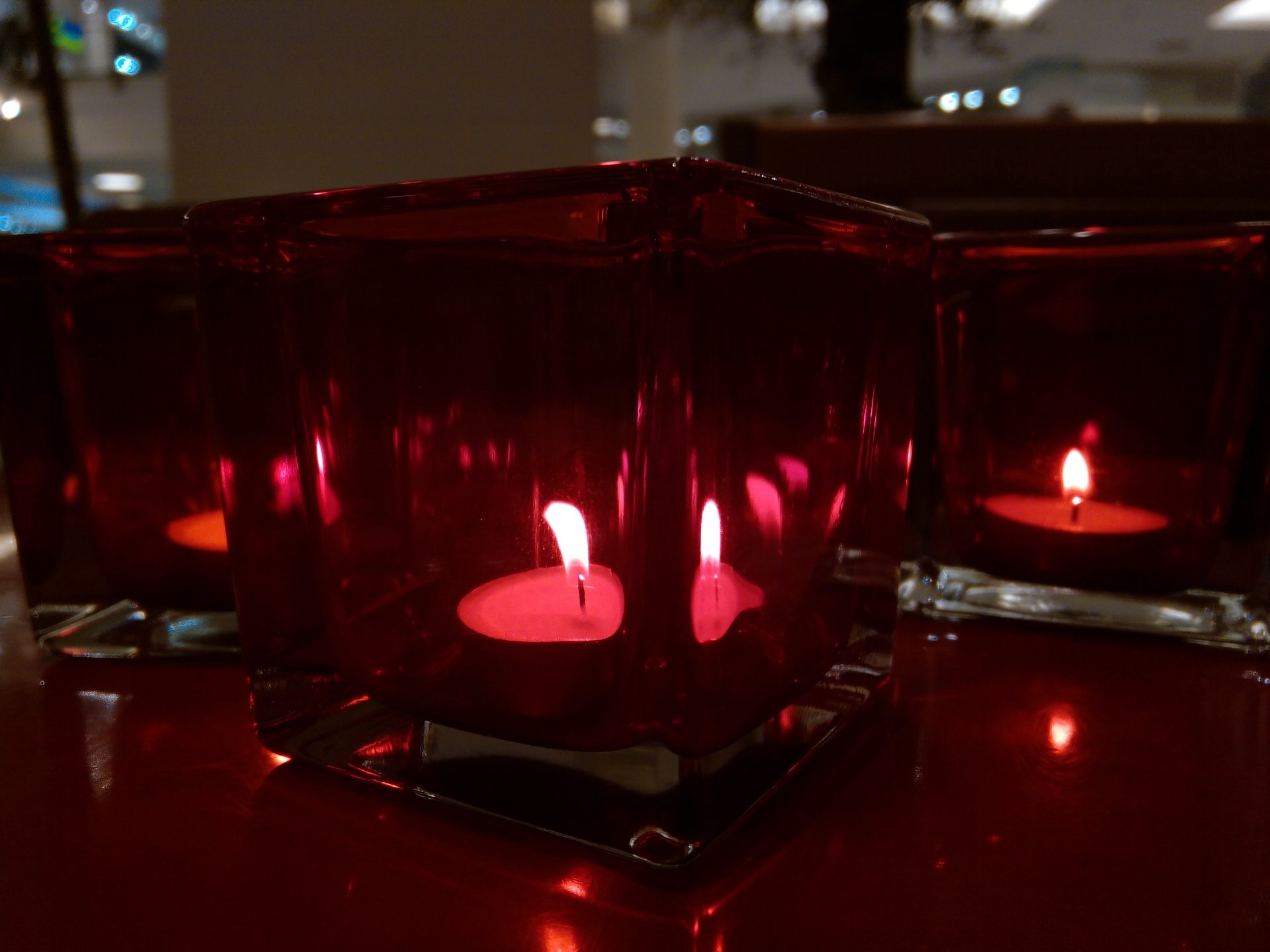 Glowing Reflections: Capturing the Warmth of Candlelight Photography