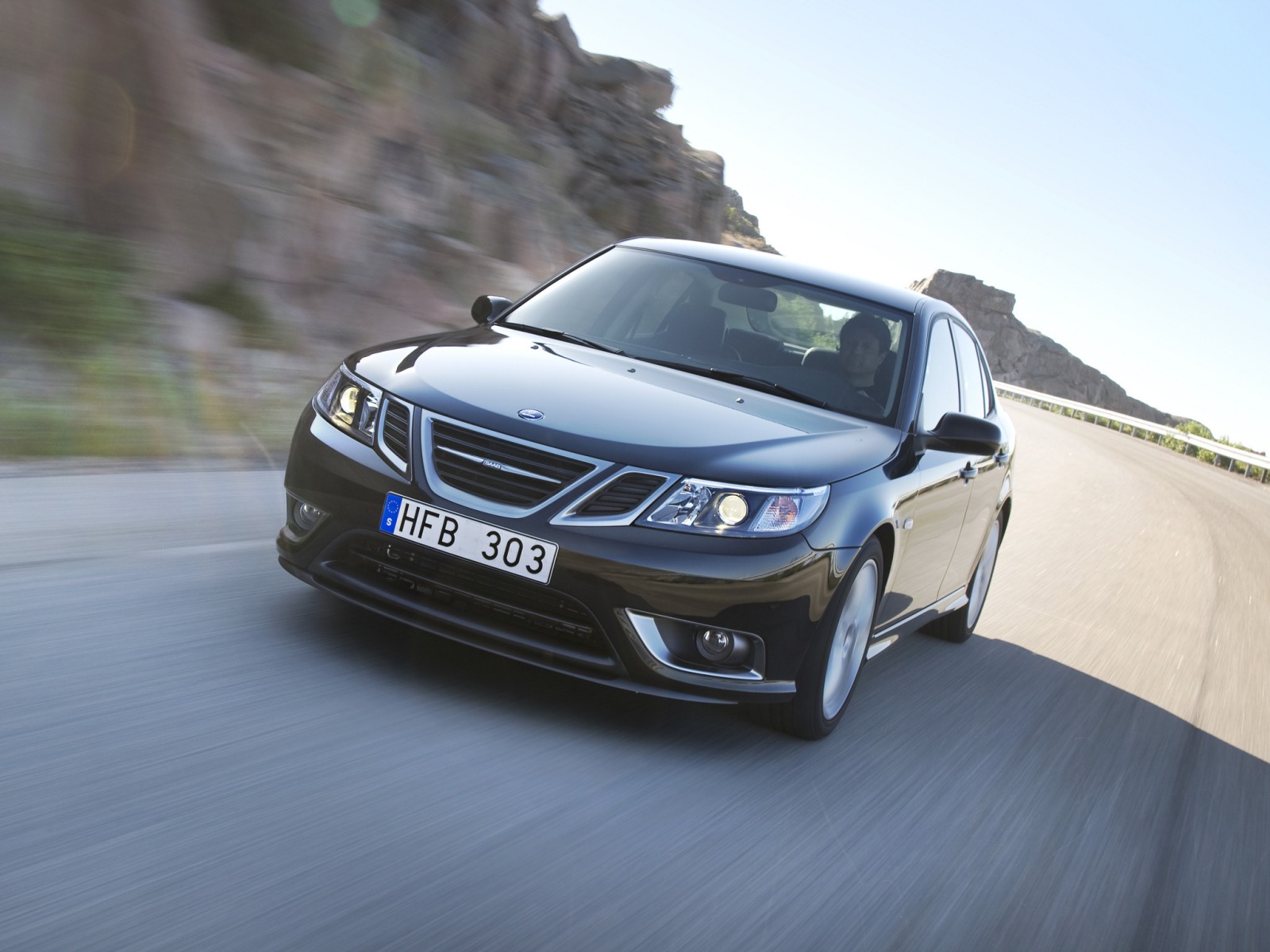 Download Vehicle Saab Image