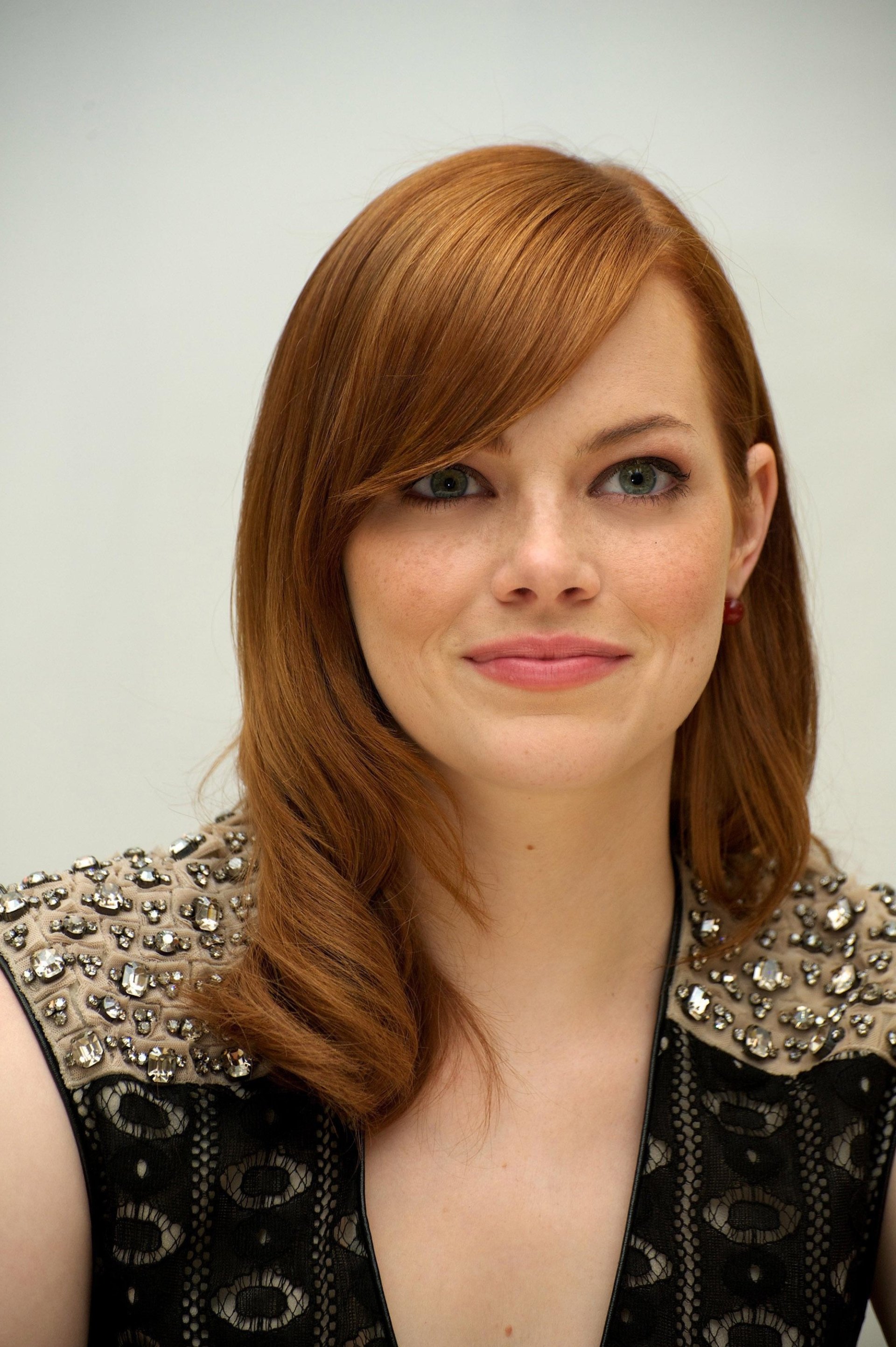 Emma Stone: Elegance and Charm in the Spotlight