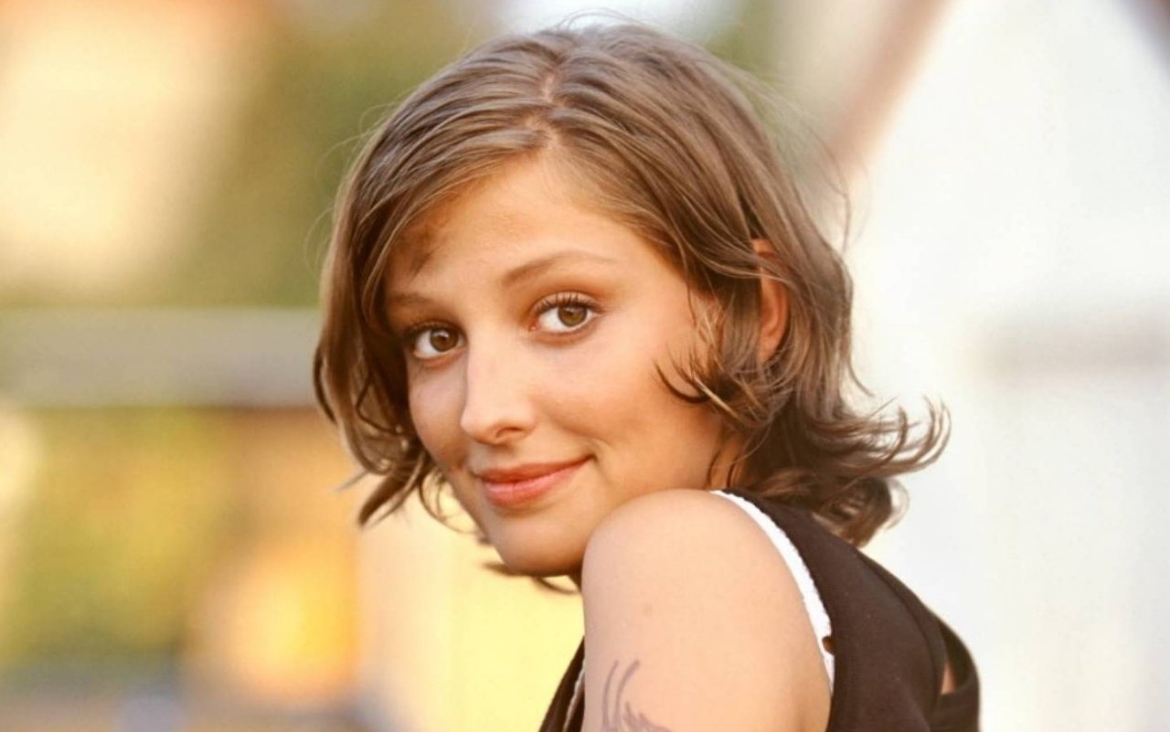 Download Woman Annik Honoré Image