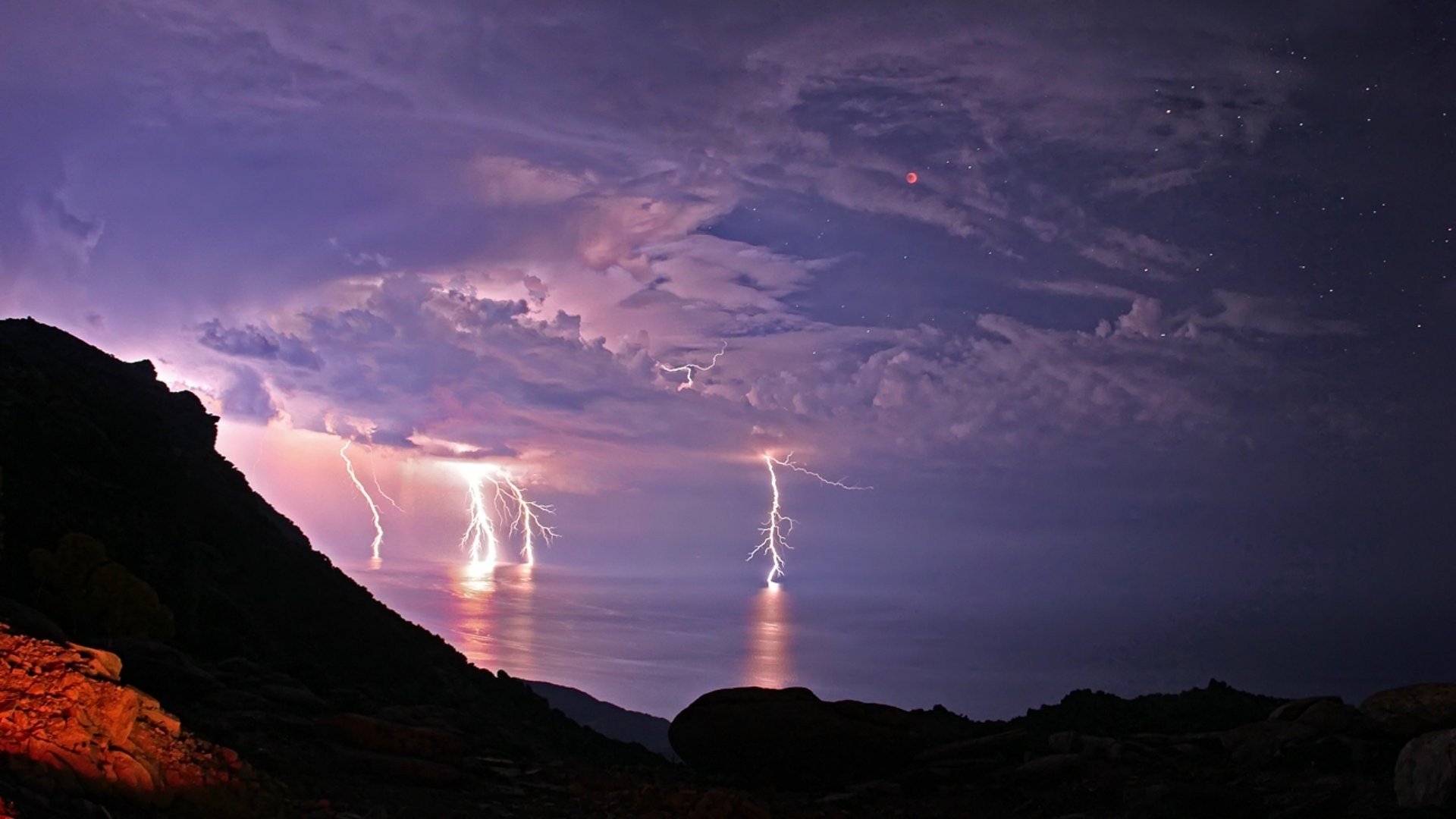 Electric Skies: Capturing Nature's Fierce Light Show