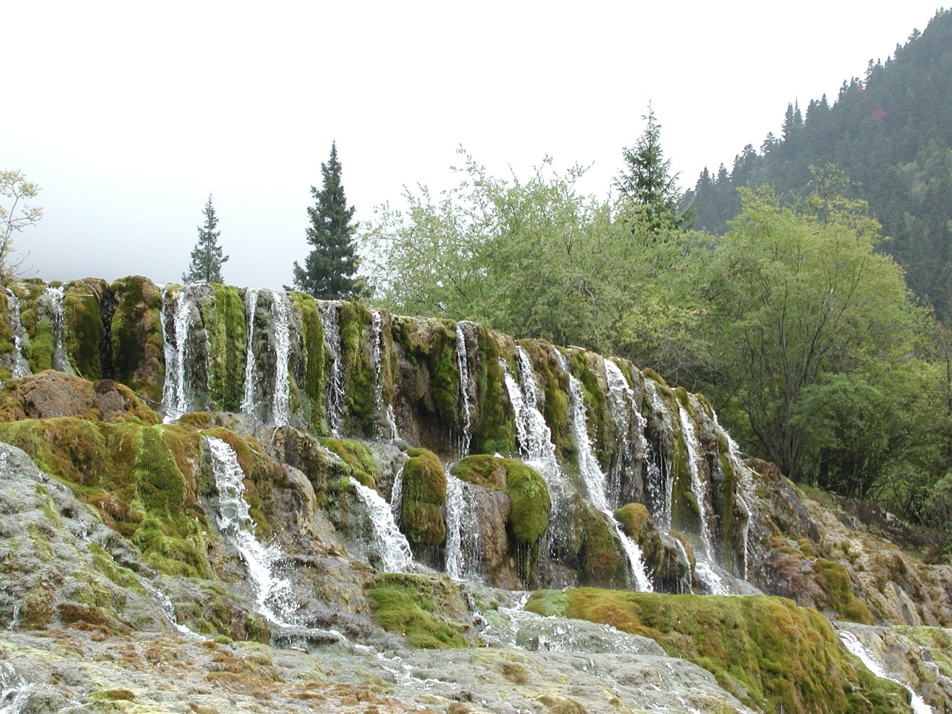 HuangLong waterfall - Image Abyss