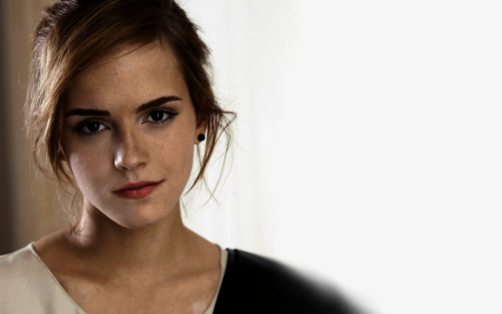 Emma Watson: Timeless Celebrity Elegance