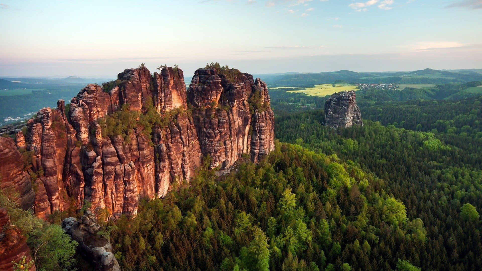 Majestic Cliffs: A Breathtaking Forest Landscape
