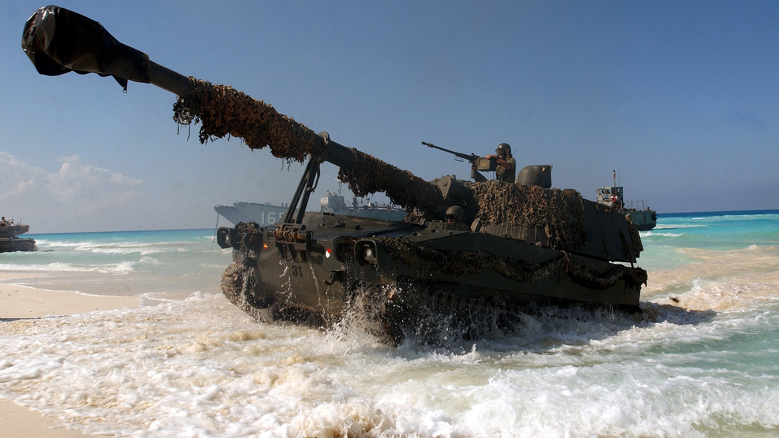 Download Military M109 Howitzer Image