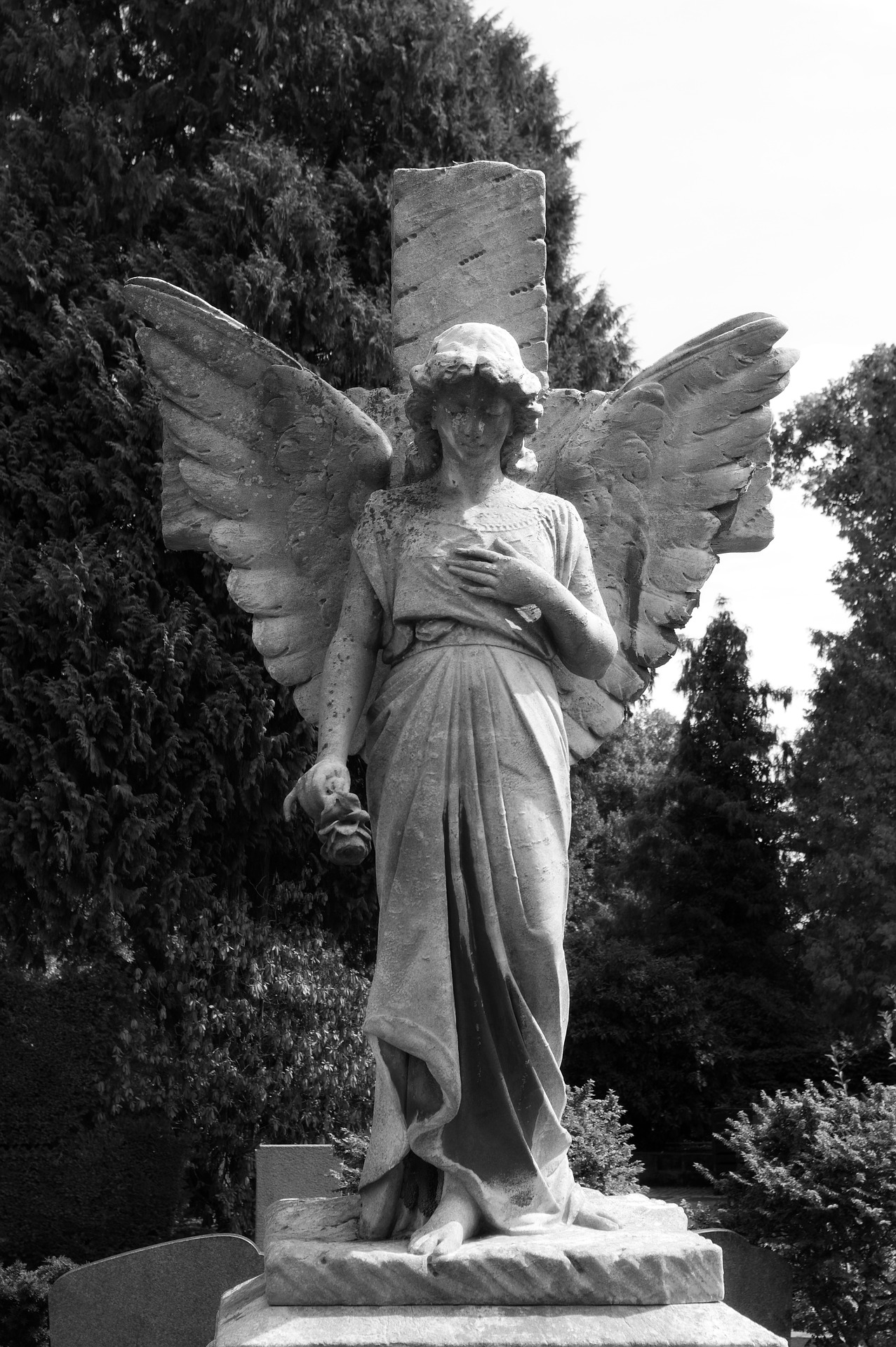 Download Black & White Statue Man Made Angel Statue Image