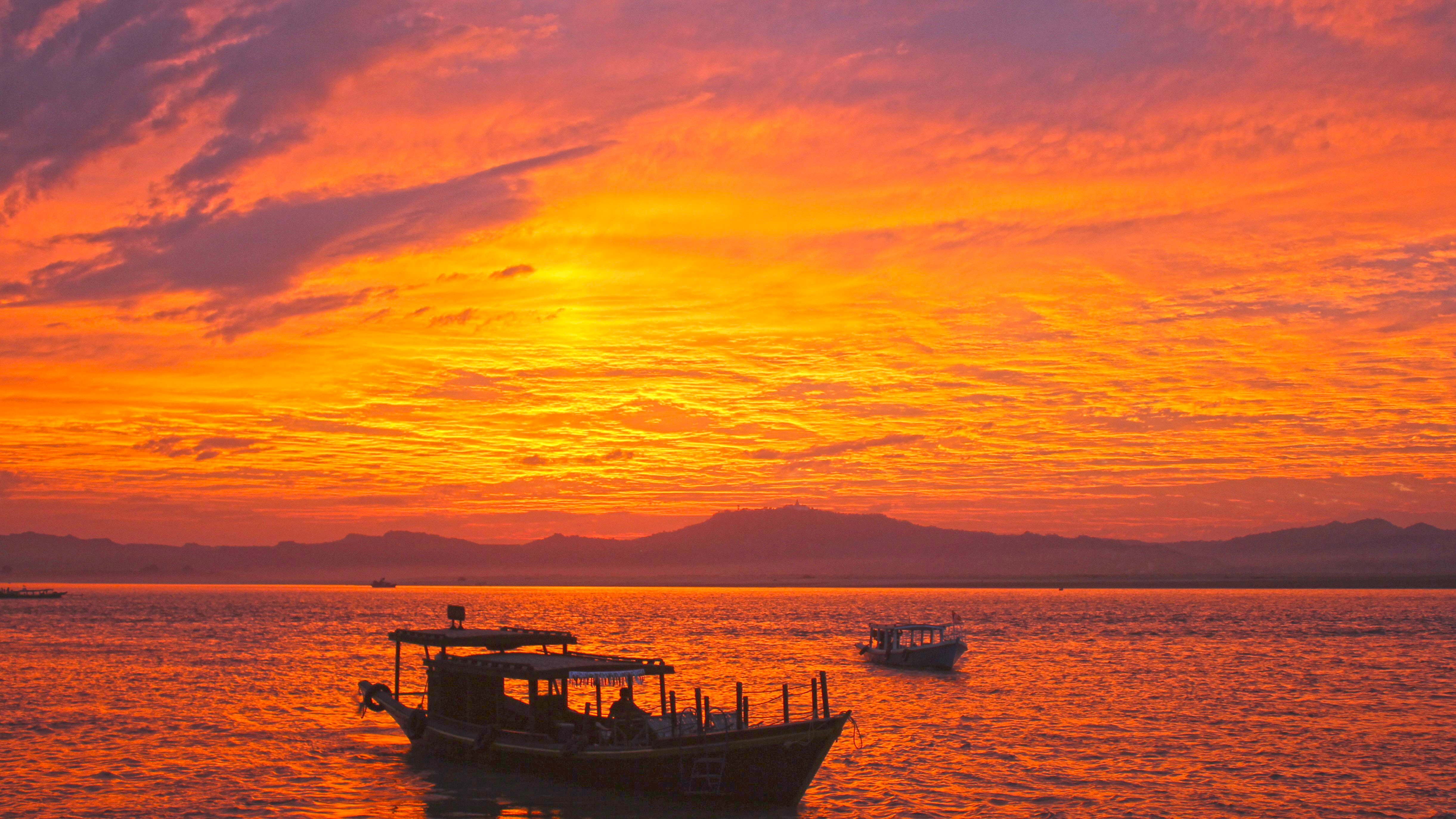 Sunset in "Ayarwaddy" river by skywalker1993