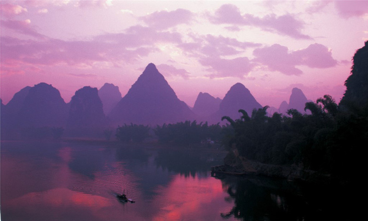 Twilight Serenity Over Majestic Mountain Landscapes