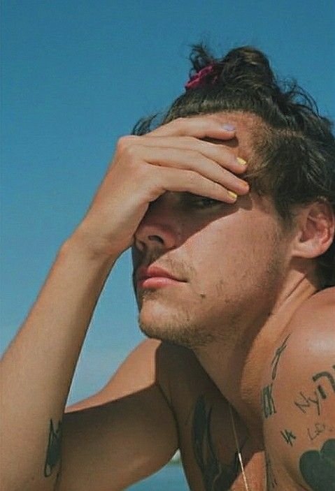 Harry Styles - Desktop Wallpapers, Phone Wallpaper, PFP, Gifs, and More!