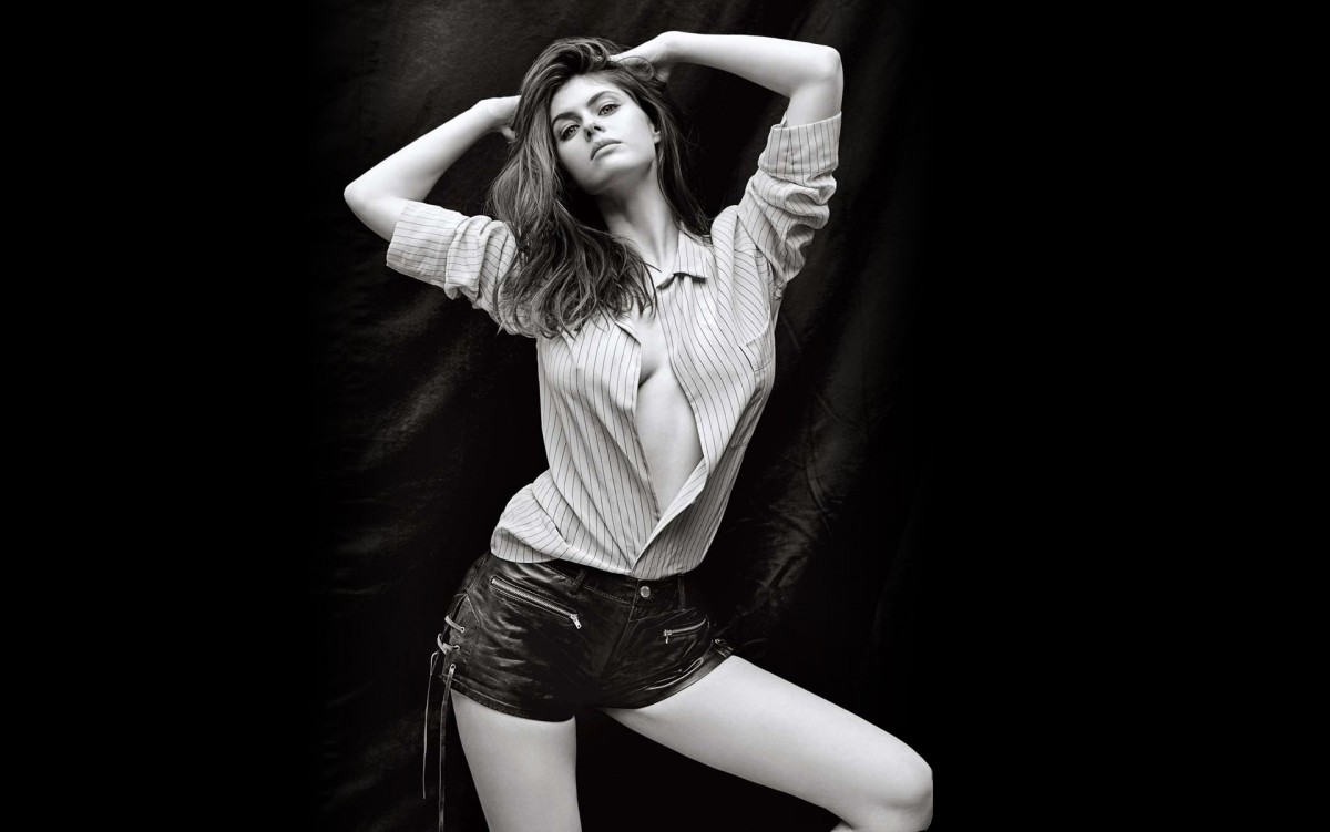 Download Celebrity Alexandra Daddario Image