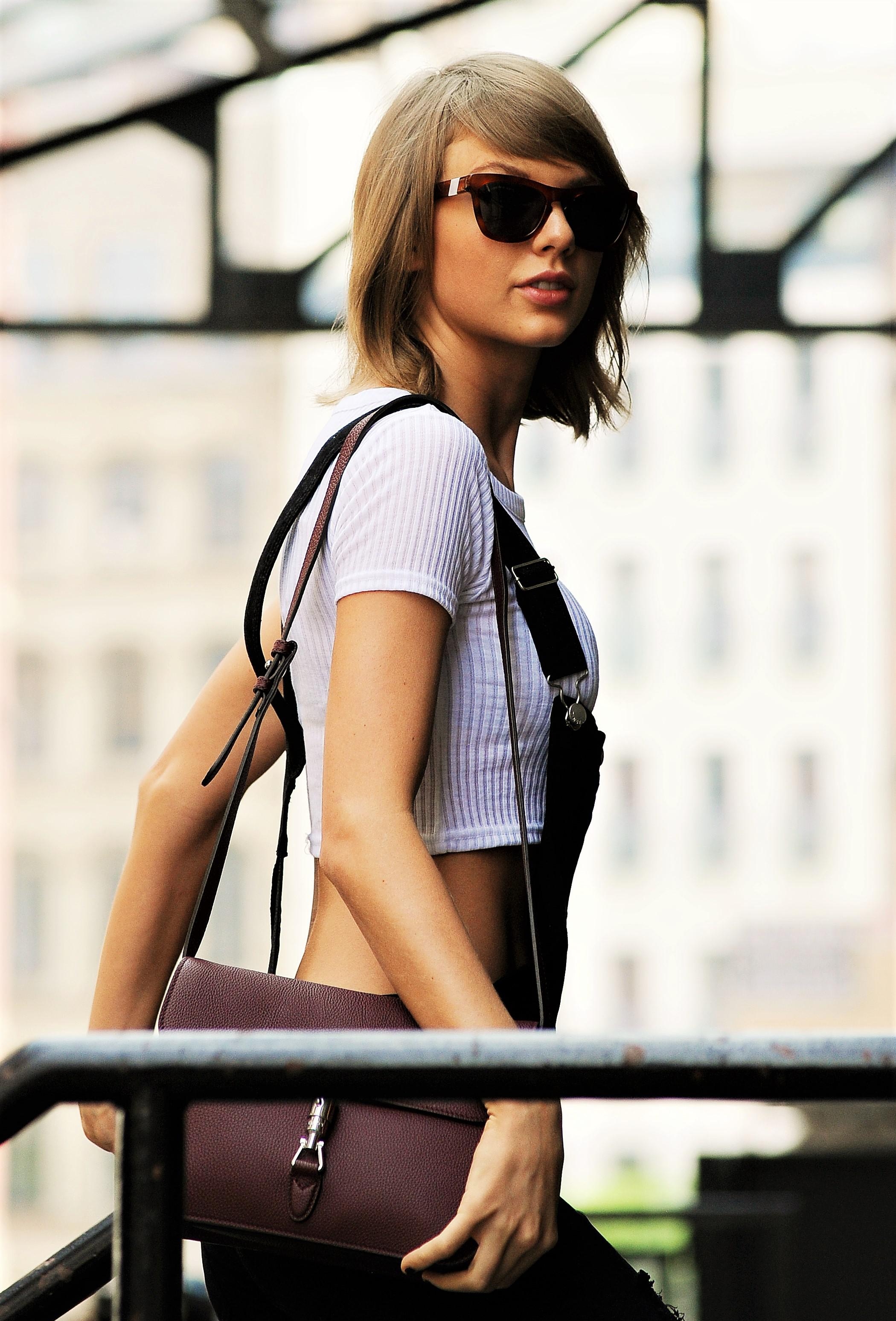 Download Blonde Singer Music Taylor Swift Image