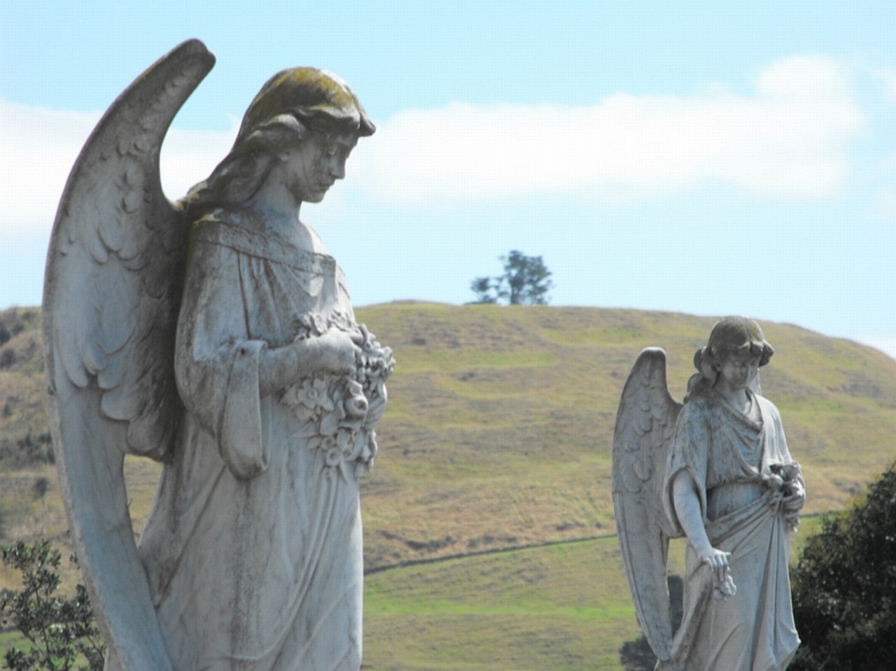 Angel Statue - Desktop Wallpapers, Phone Wallpaper, PFP, Gifs, and More!