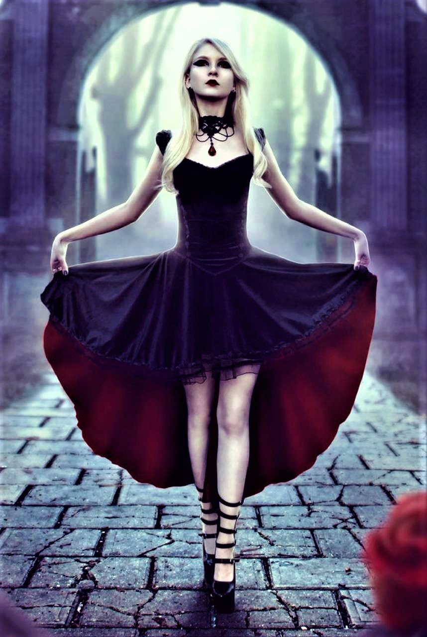 Gothic Model Maria Amanda Schaub - Image Abyss