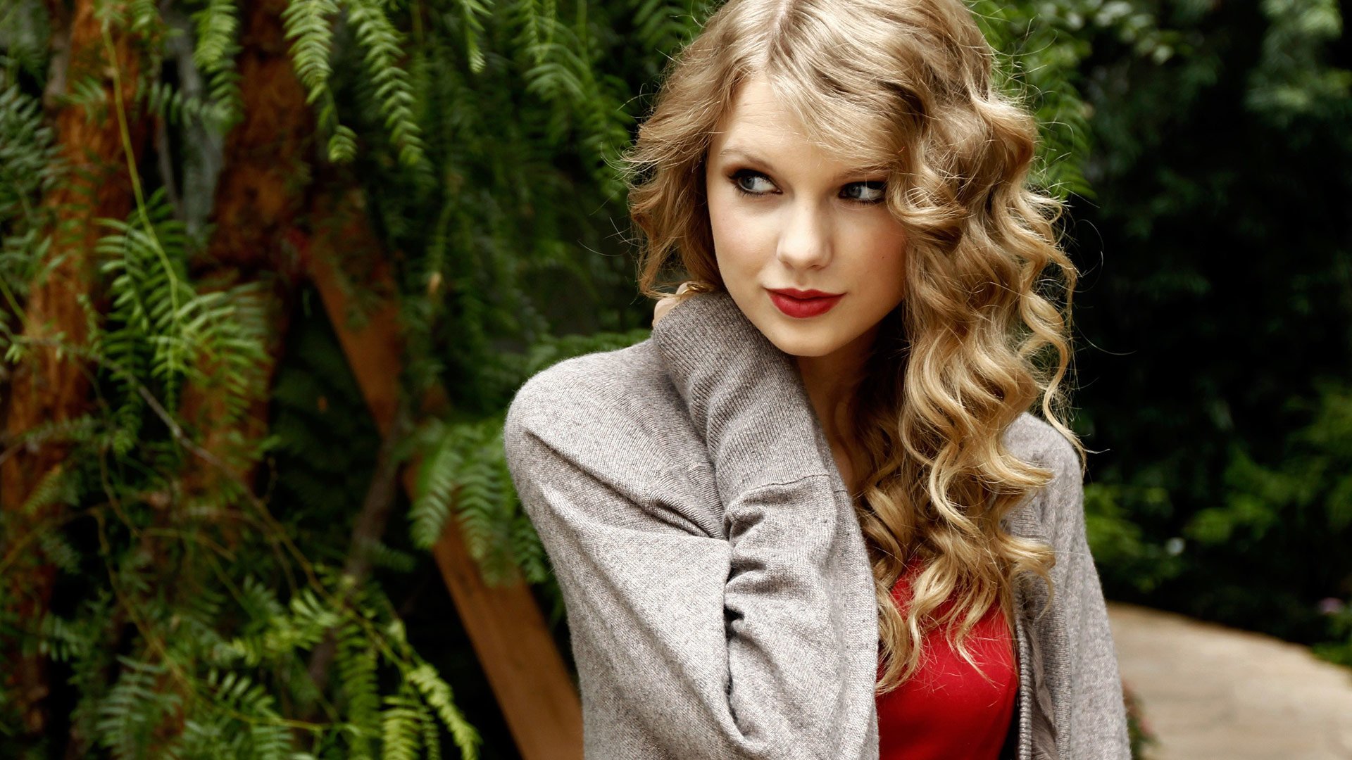 Download Music Taylor Swift Image
