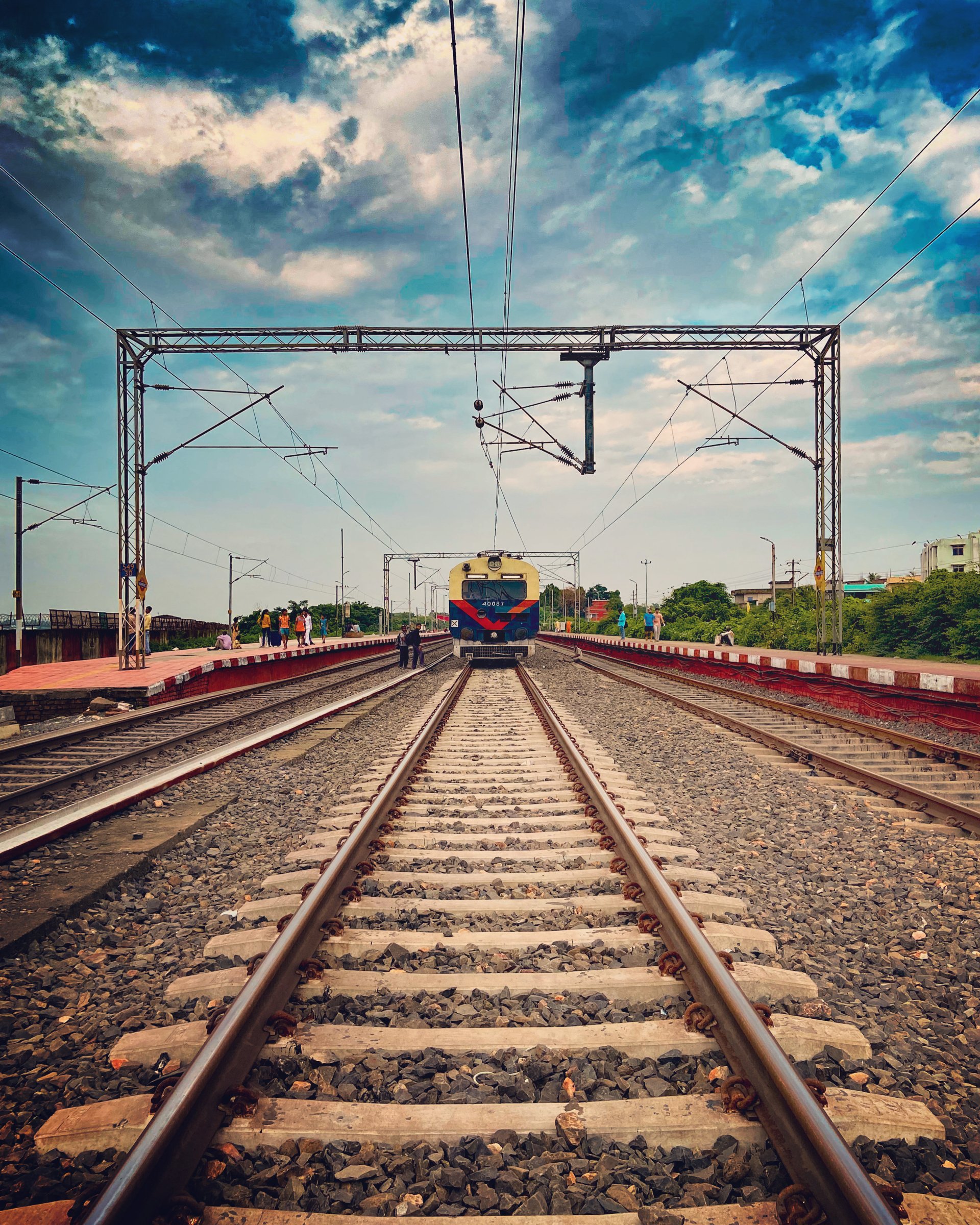 Train - Single point perspective by harmonizer97