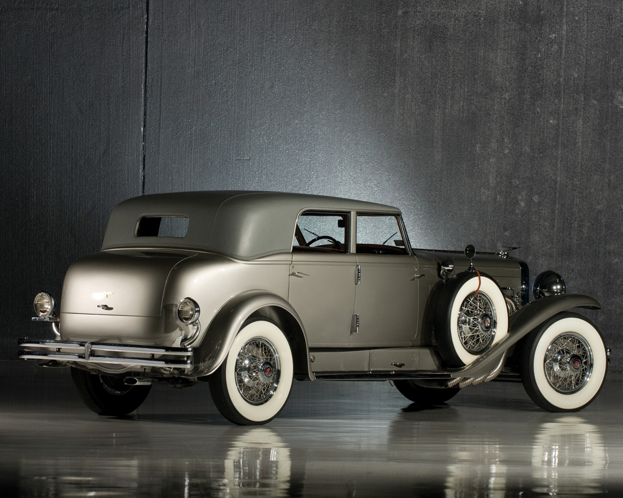 Classic Picture - Image Abyss