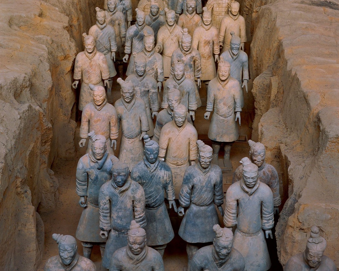 Download Man Made Statue Image