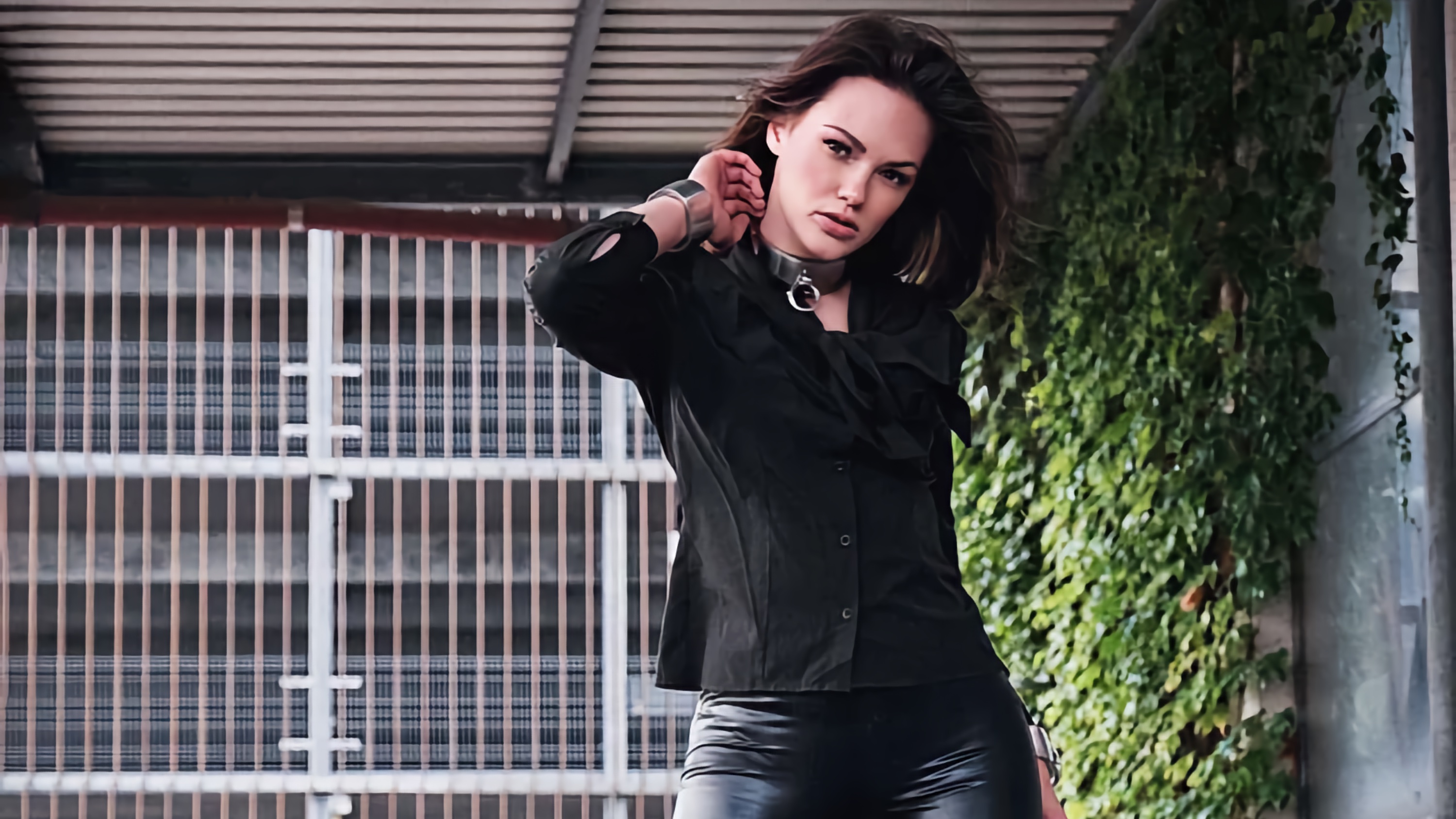 Download Alexandra Potter Woman Model Image