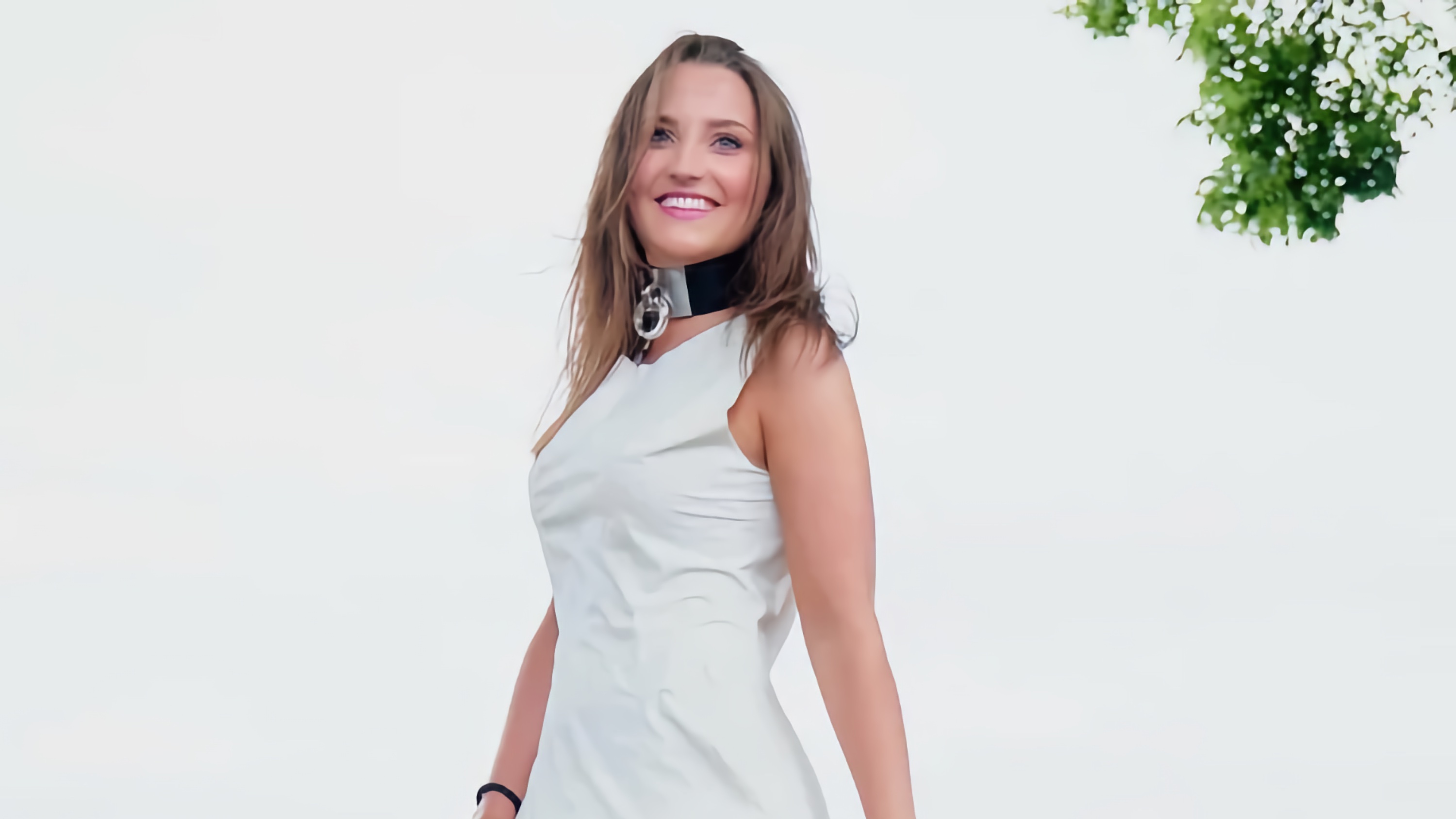 Download Mary Shields Woman Model Image