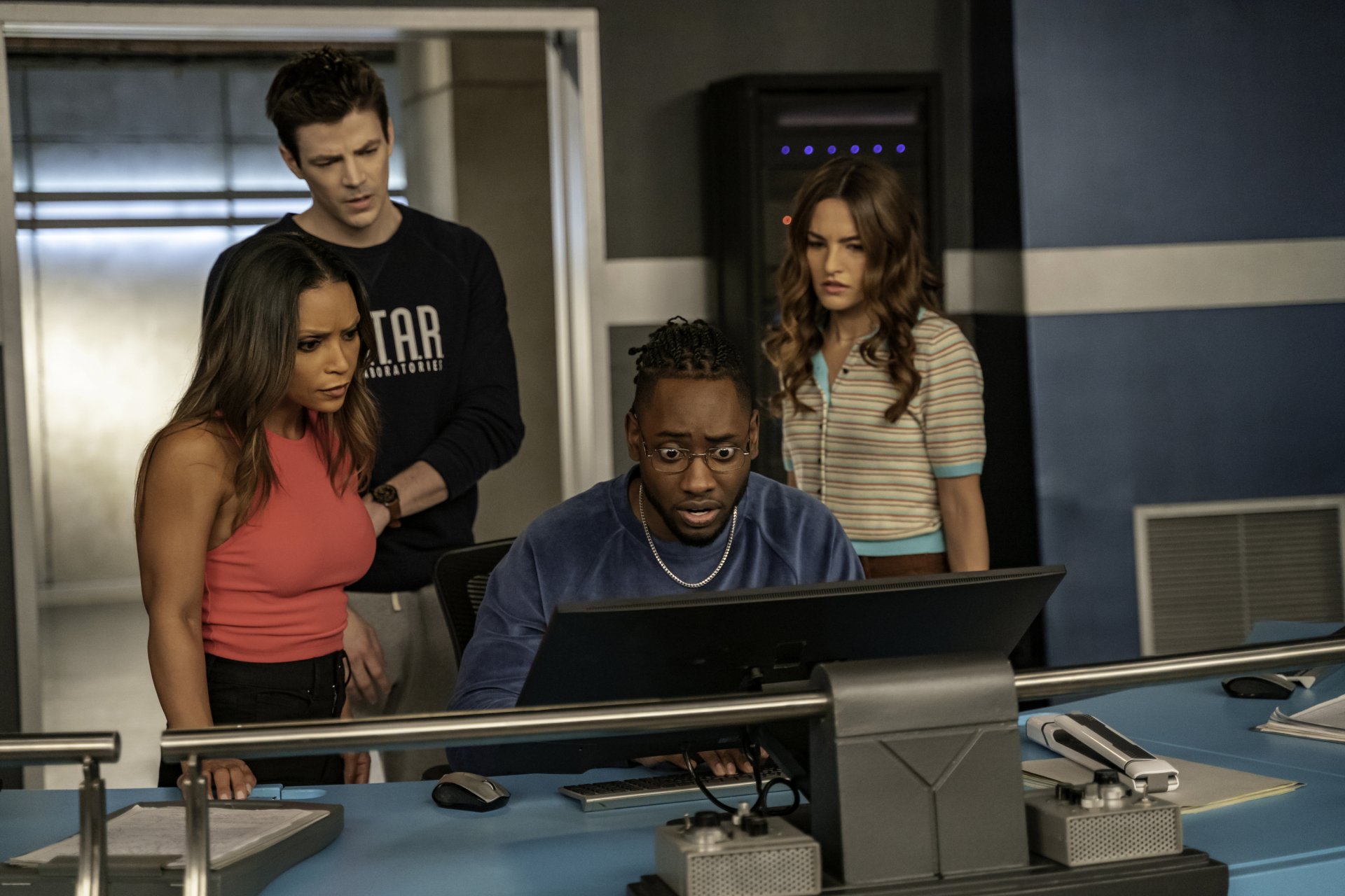 Download TV Show The Flash (2014) Image