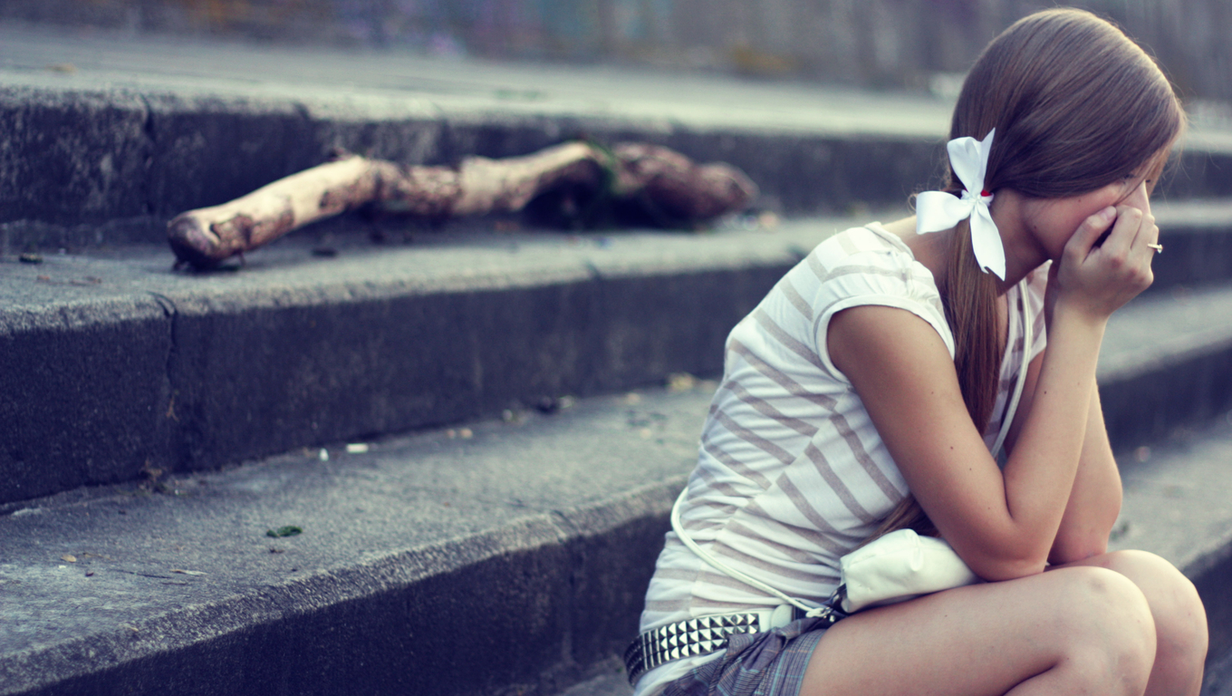 Silent Tears: A Model's Solitary Moment