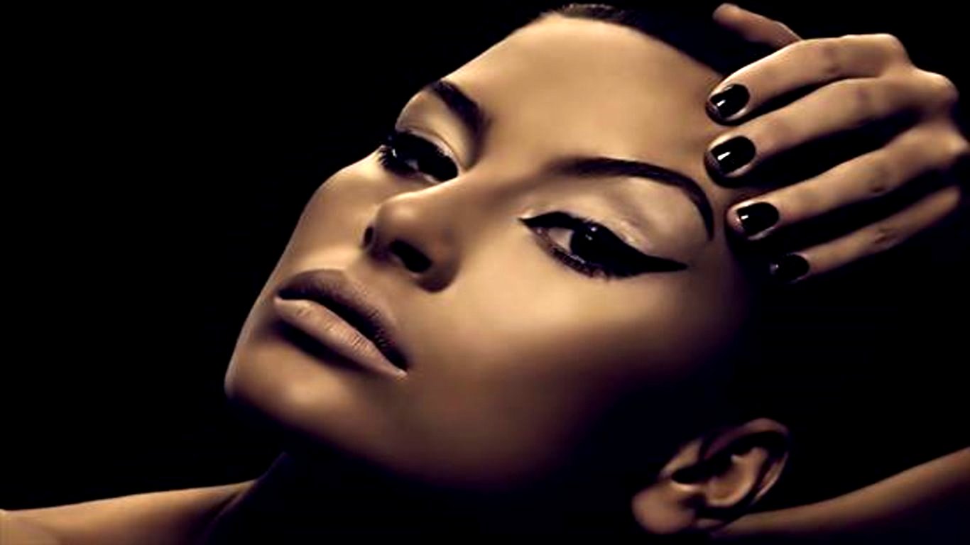 Download Woman Face Image