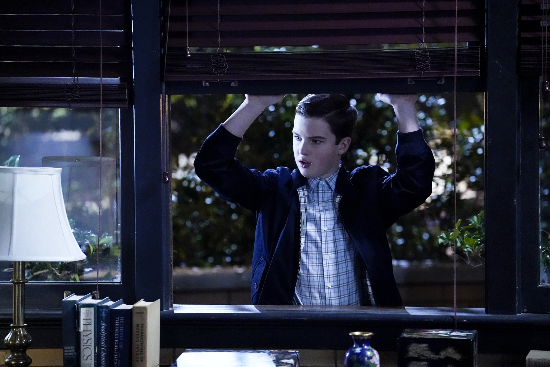 Young Sheldon - Desktop Wallpapers, Phone Wallpaper, PFP, Gifs, and More!