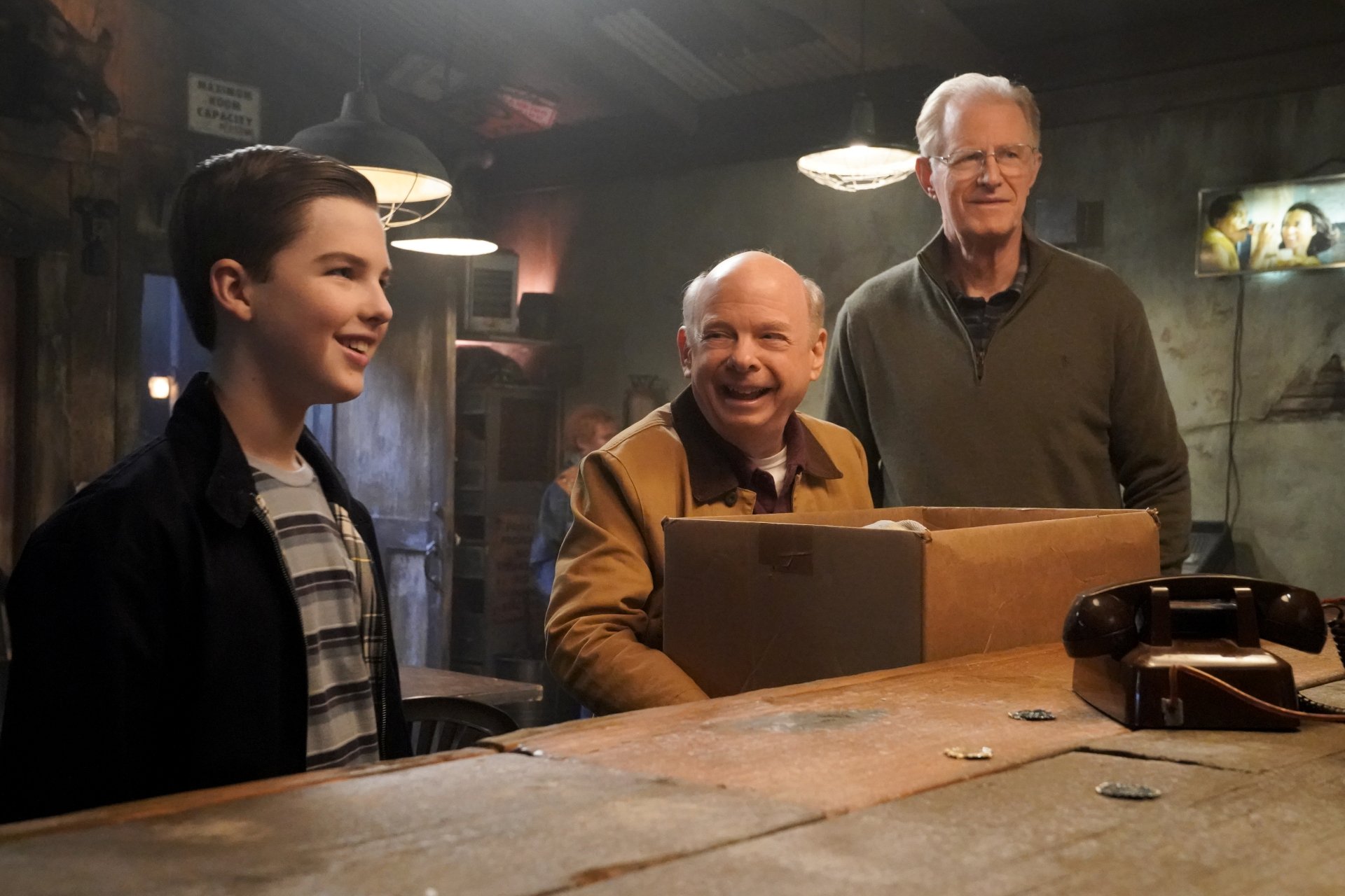 Young Sheldon - Desktop Wallpapers, Phone Wallpaper, PFP, Gifs, and More!