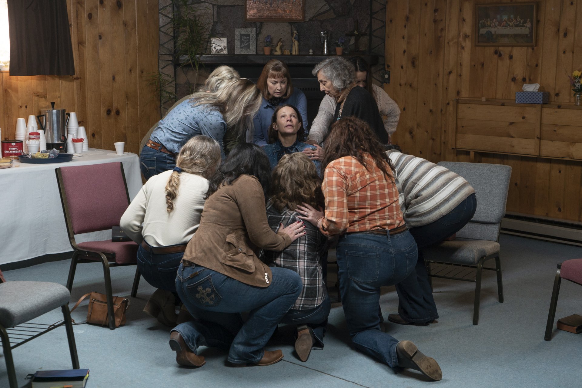 Download TV Show Outer Range Image