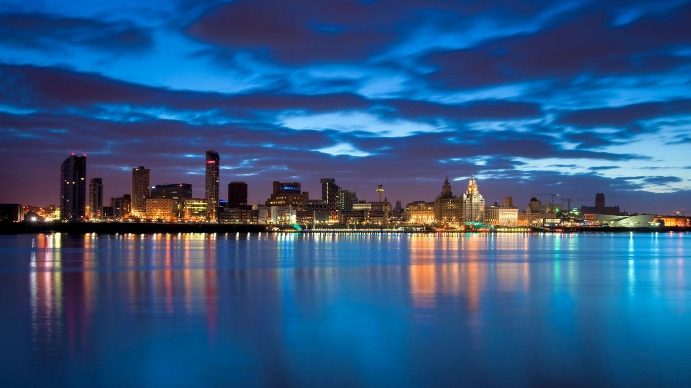 Liverpool River Skyline at Evening: A Stunning UK Urban Reflection
