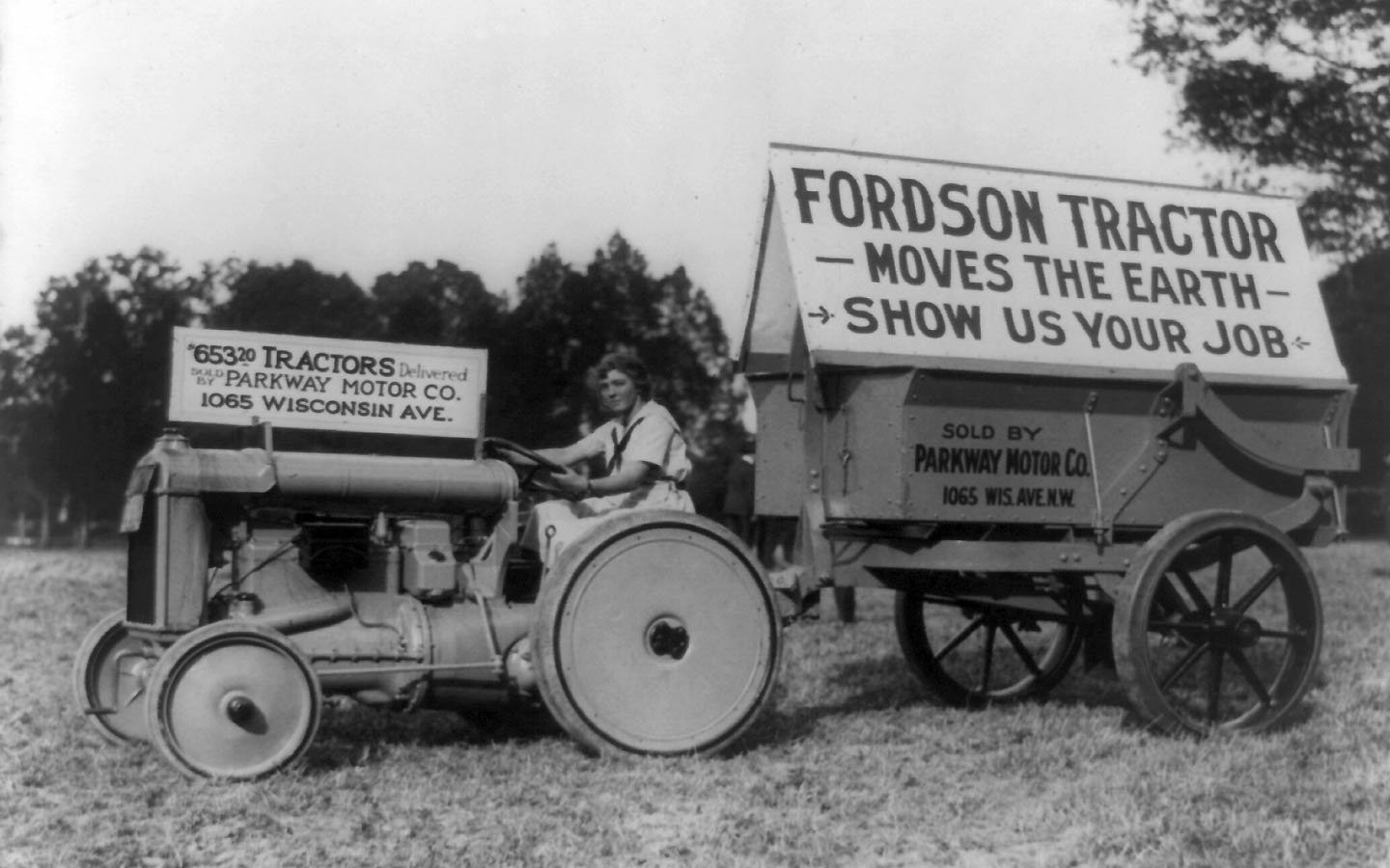 Fordson Tractor - Desktop Wallpapers, Phone Wallpaper, PFP, Gifs, and More!