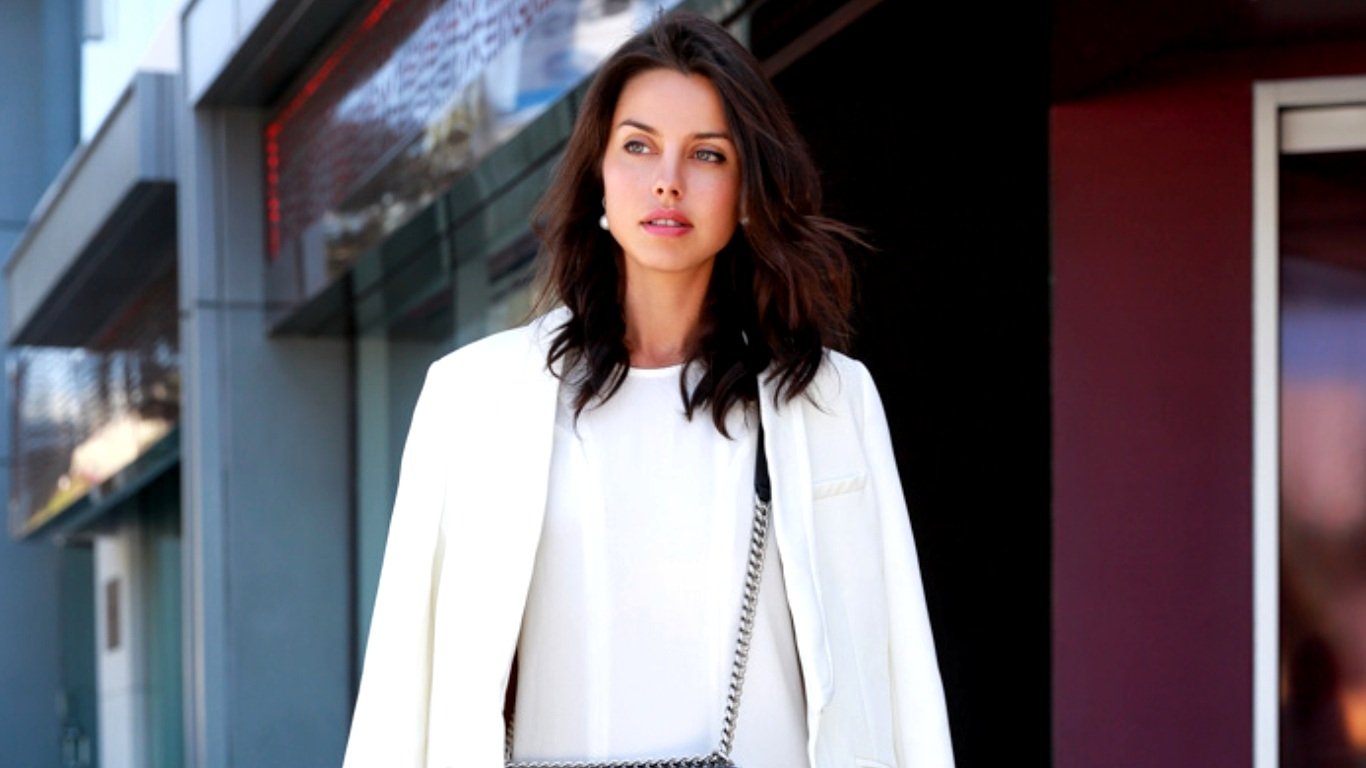 Annabelle Fleur - Desktop Wallpapers, Phone Wallpaper, PFP, Gifs, and More!