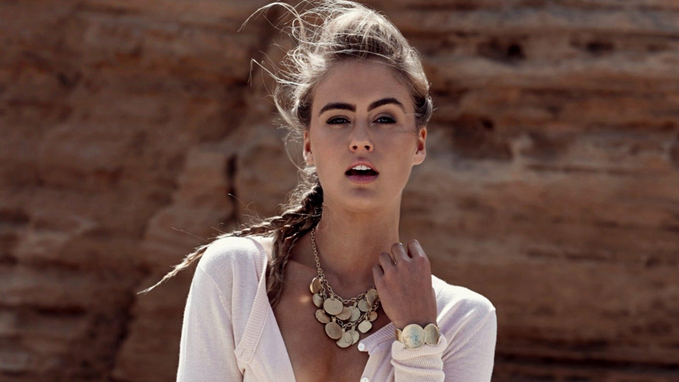 Download Woman Stephanie Smith Image