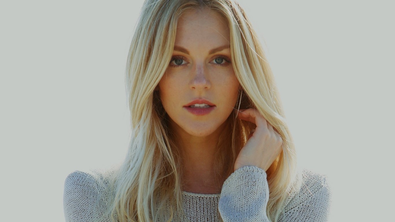 Shea Marie - Desktop Wallpapers, Phone Wallpaper, PFP, Gifs, and More!