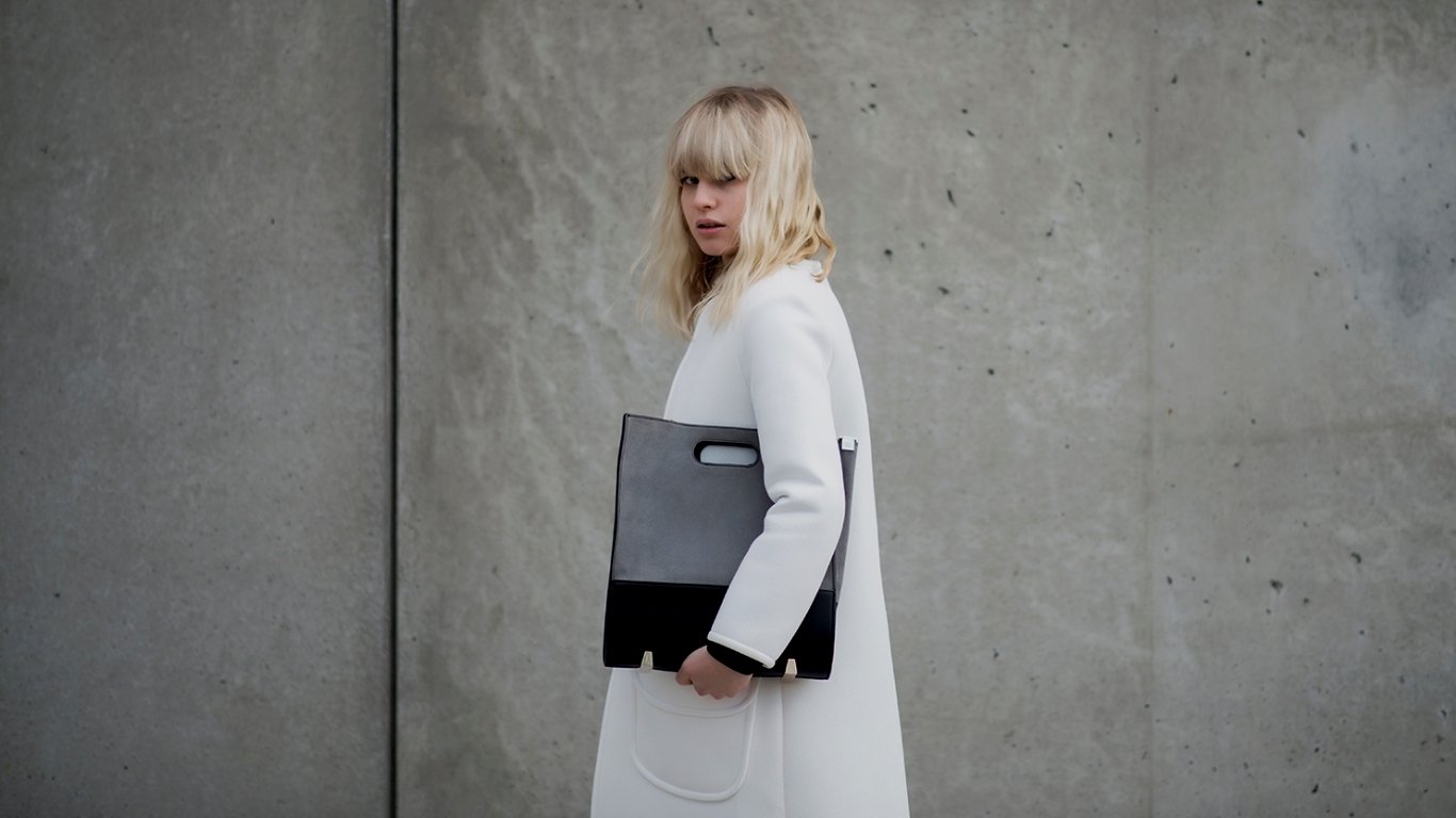 Download Woman Lisa Dengler Image